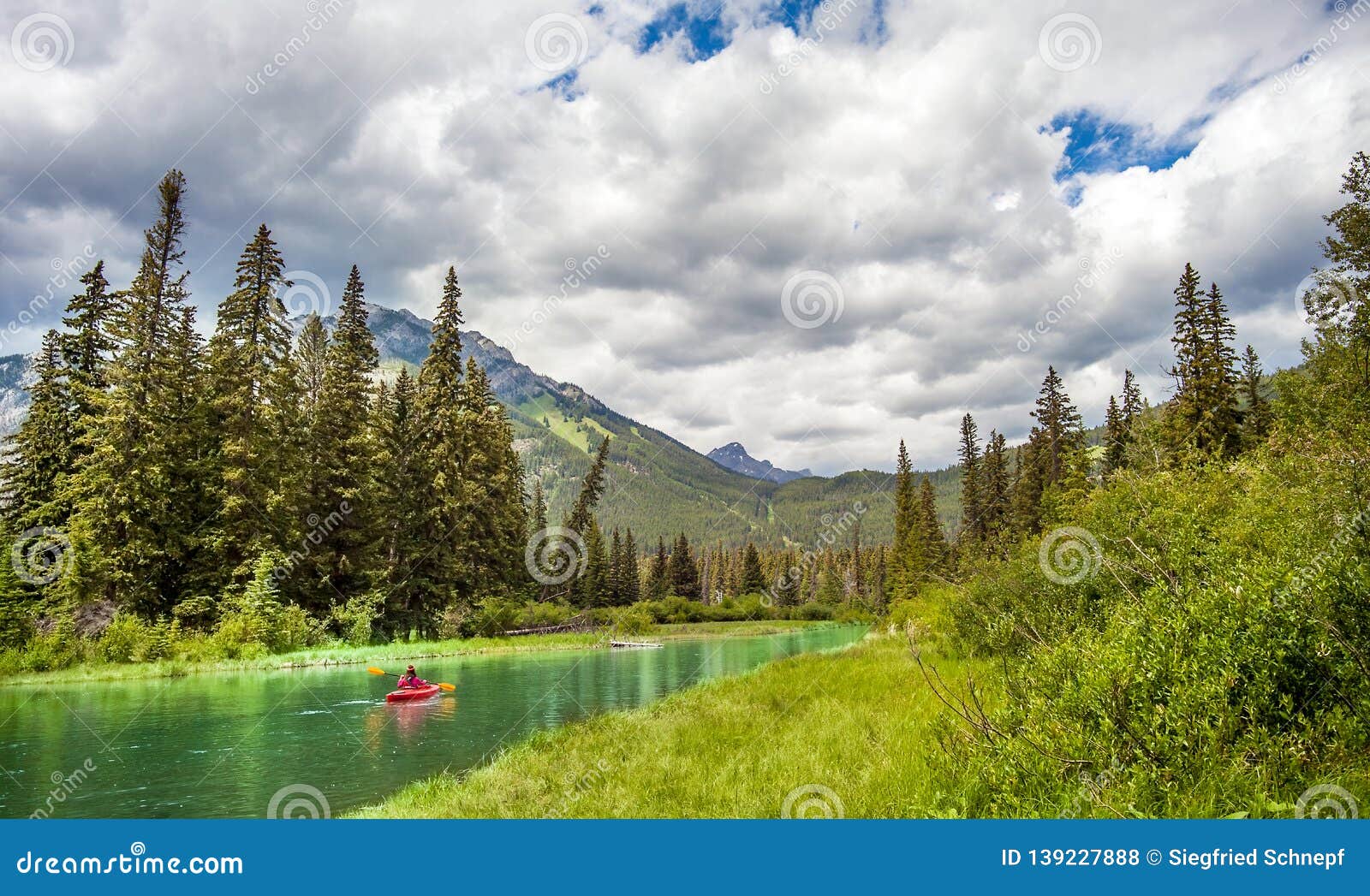 Banff National Park, Alberta, Canada Canoe on the Bow River Editorial ...