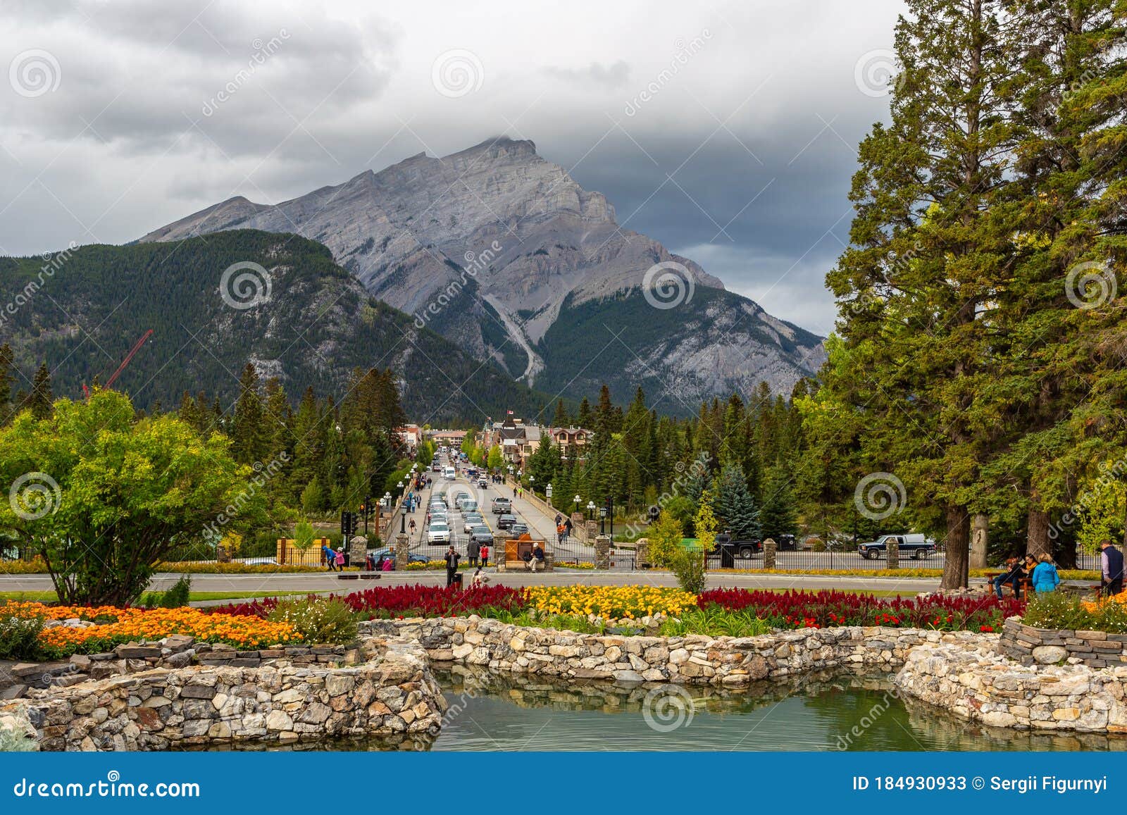 Banff town, Canada editorial stock photo. Image of nature - 184930933