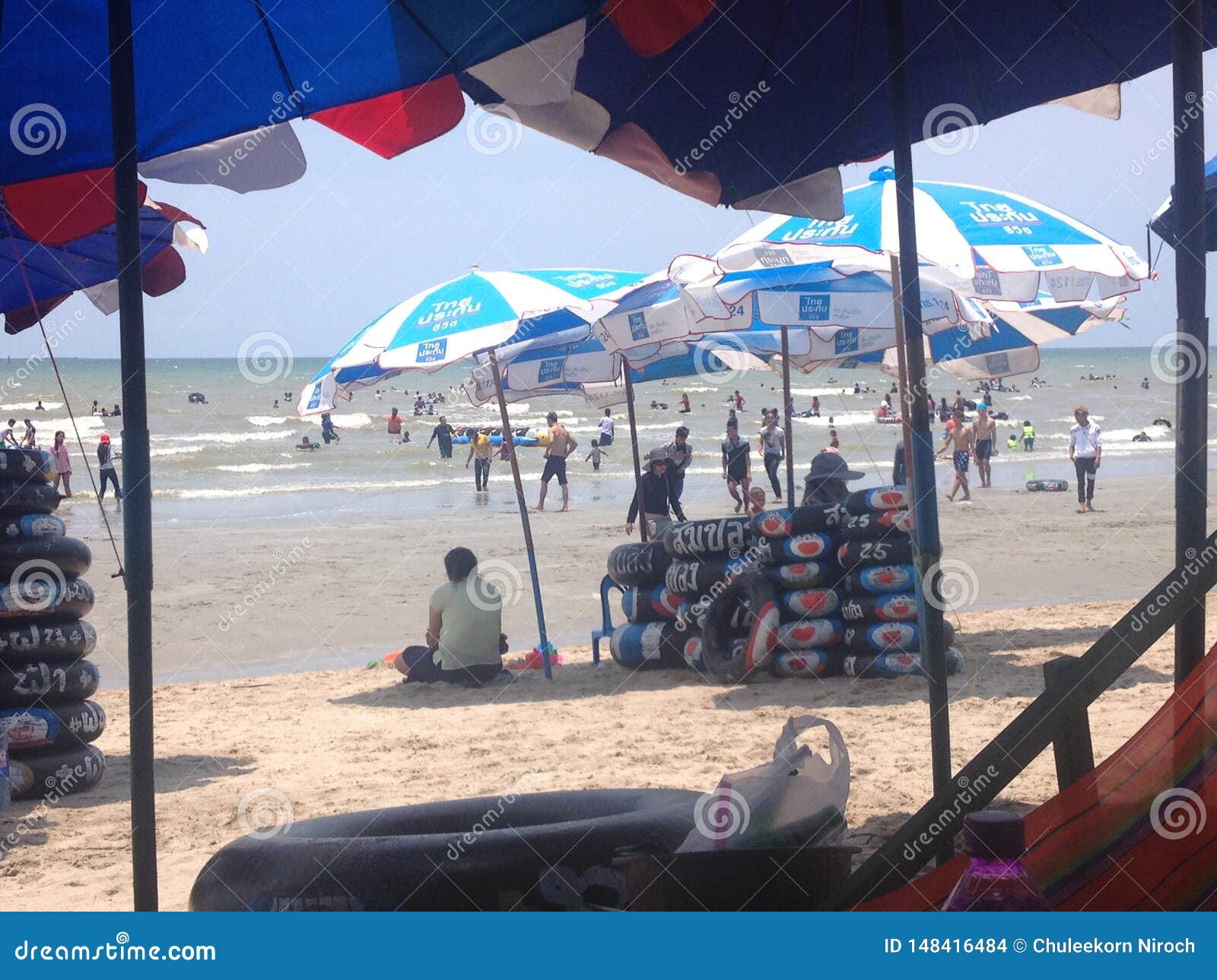 Bang saen Beach editorial stock image. Image of sand - 148416484