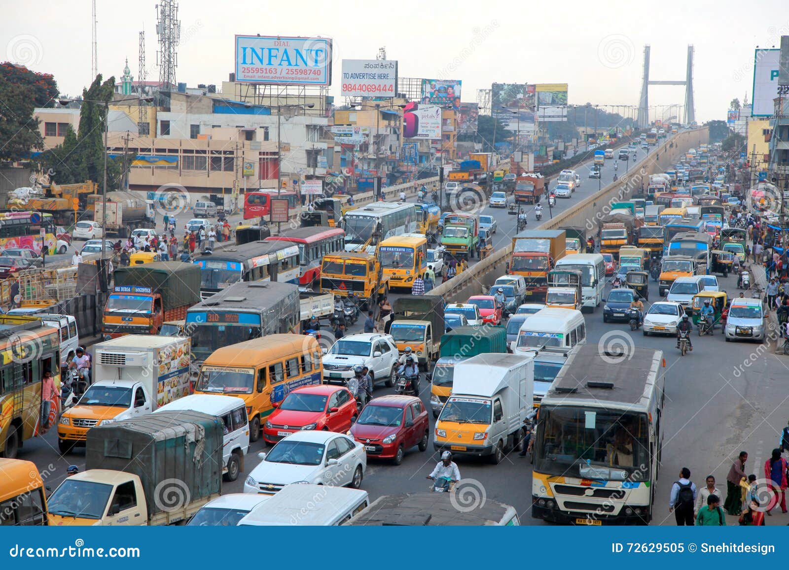Bangalore-Verkehr redaktionelles bild. Bild von bangalore - 72629505
