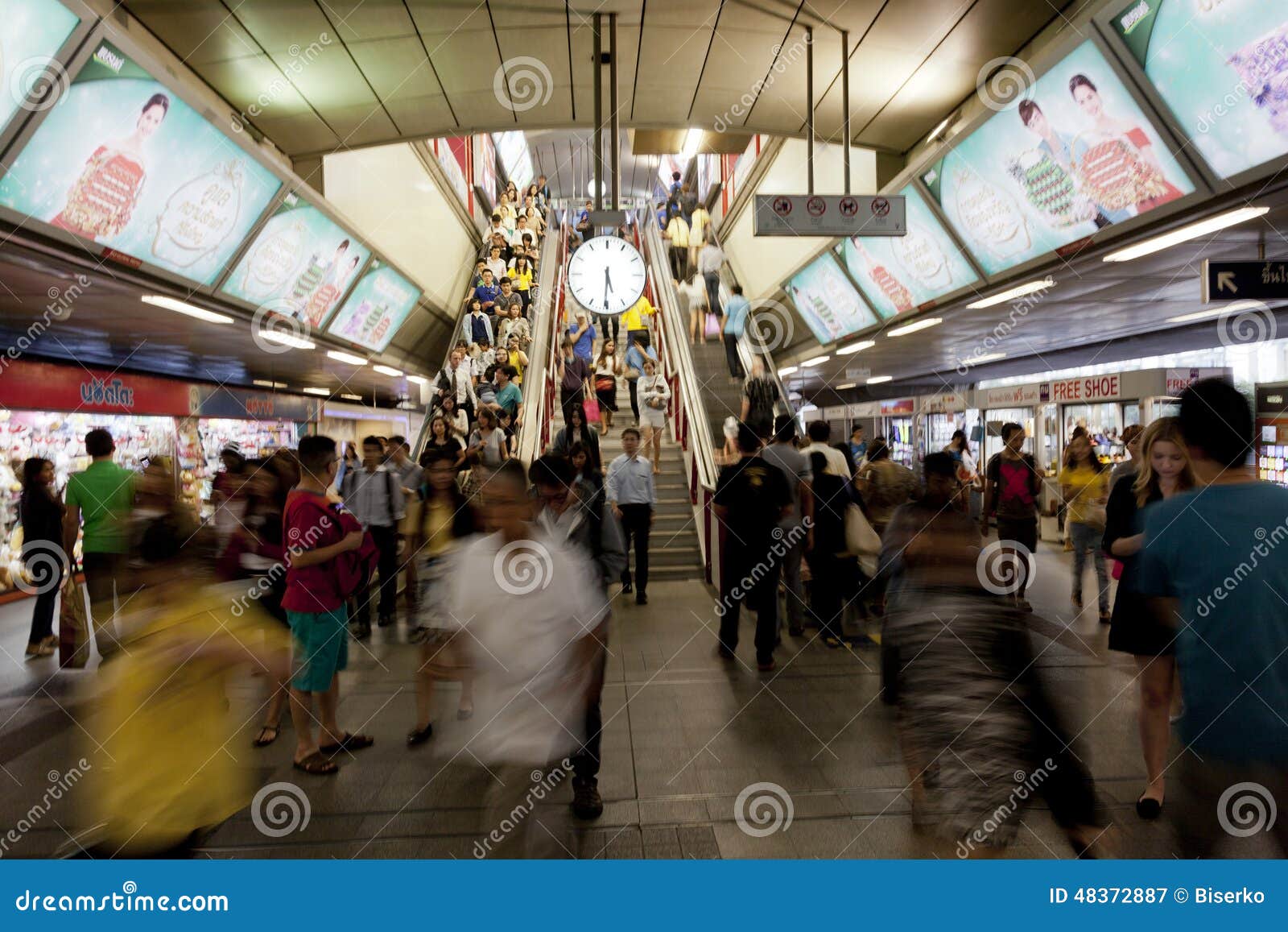 Bangkok public trasport editorial photography. Image of mass - 48372887