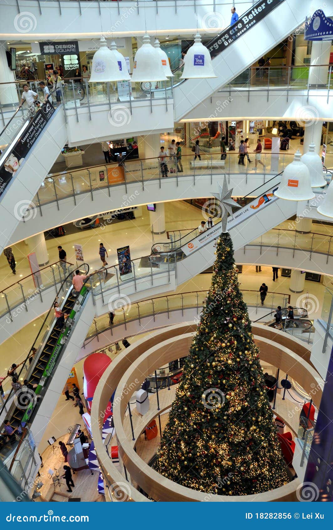 Bangkok, Thailand: Central World Atrium Editorial Photo - Image of ...
