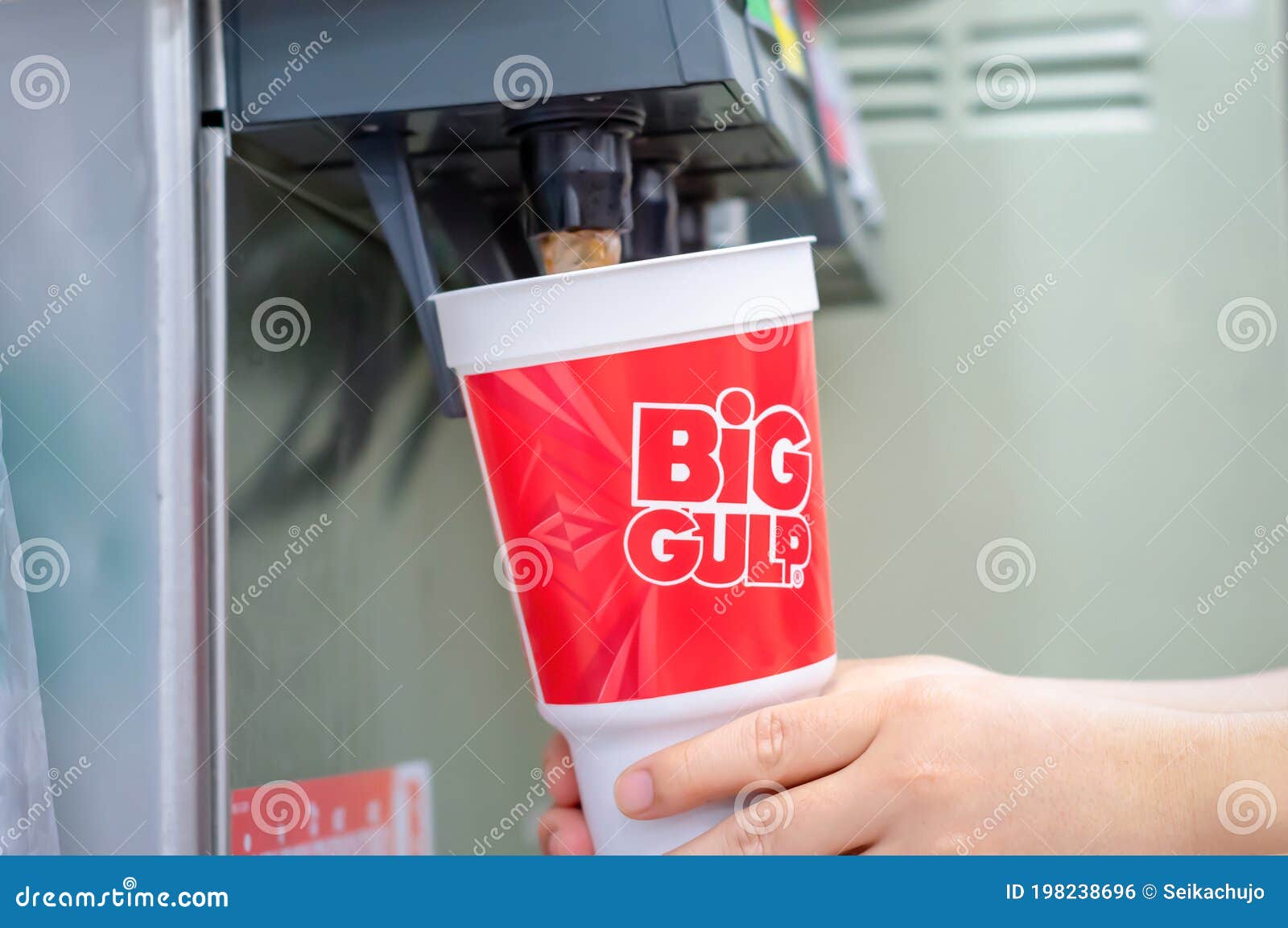 Bangkok Thailand May 10 2020 7 Eleven Big Gulp Cup Gets Filled With Coca Cola With A Soda