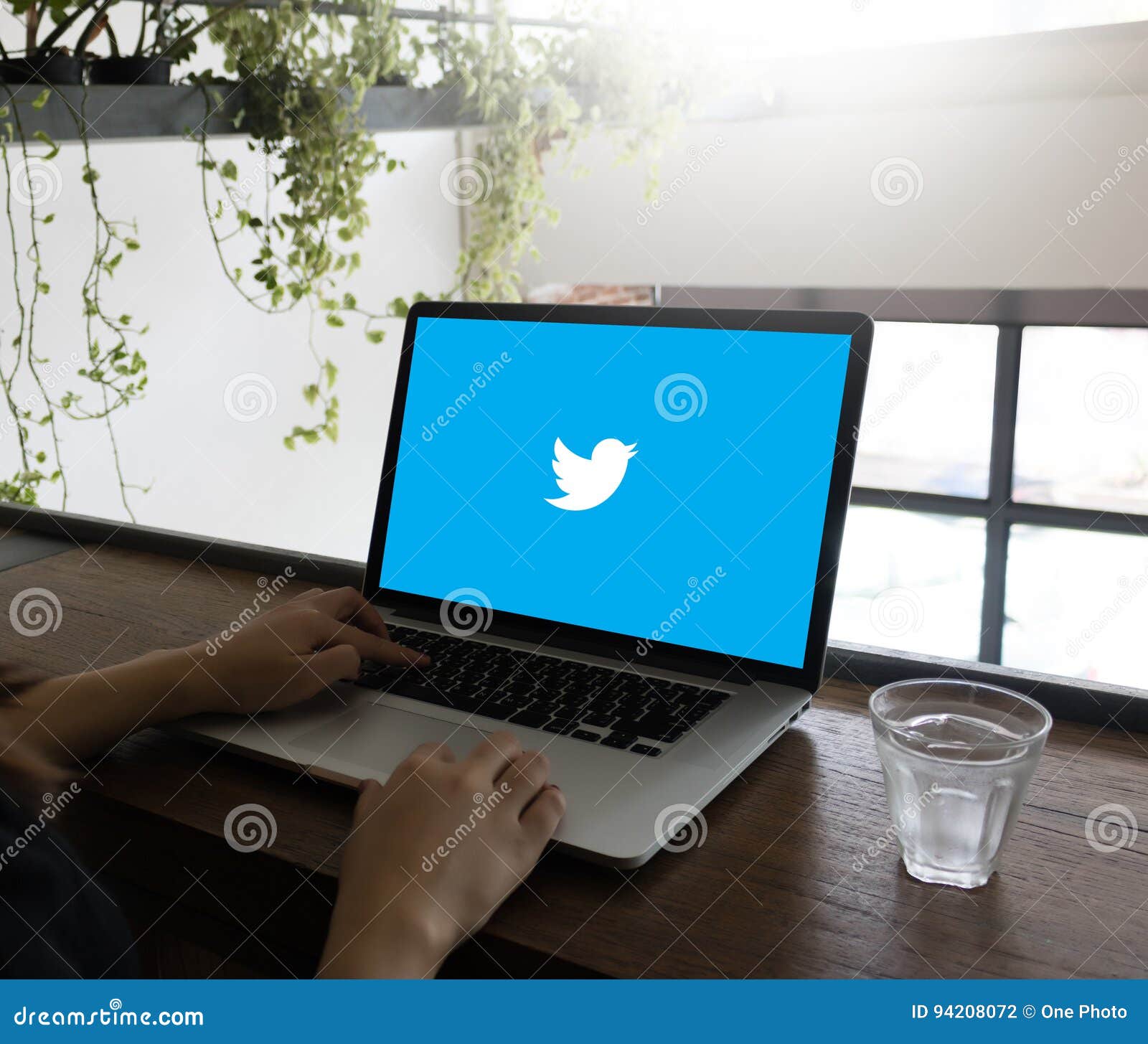 BANGKOK, THAILAND - MAY 17, 2016 : Twitter Application, Logo O ...