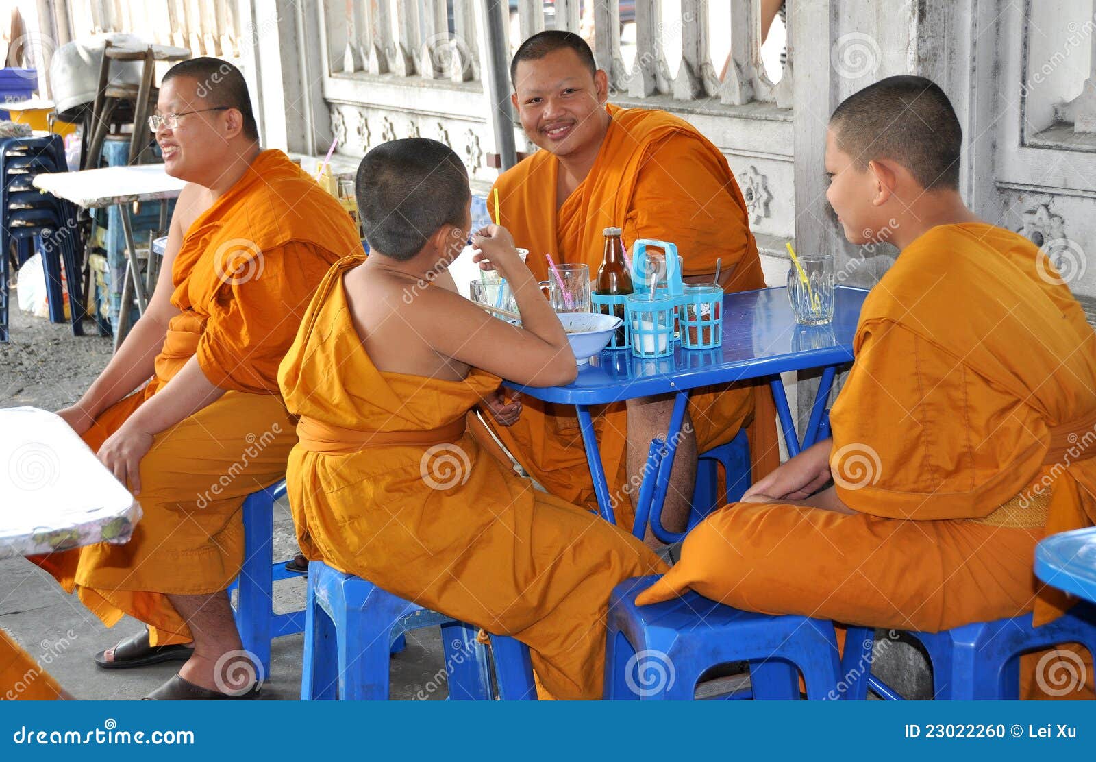 Bangkok, Thailand: Monks Eating Lunch Editorial Image - Image of monks ...