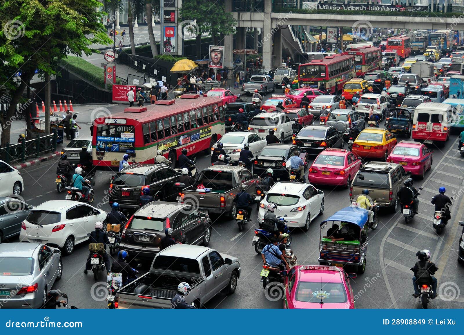 Rush Hour In Circuito Interior Melchor Ocampo Near Chapultepec Park ...
