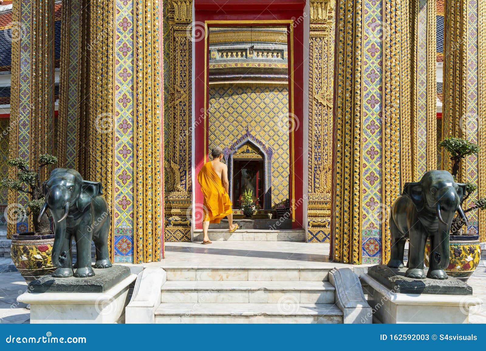 Bangkok, Wat Ratchabophit editorial stock photo. Image of thai - 162592003