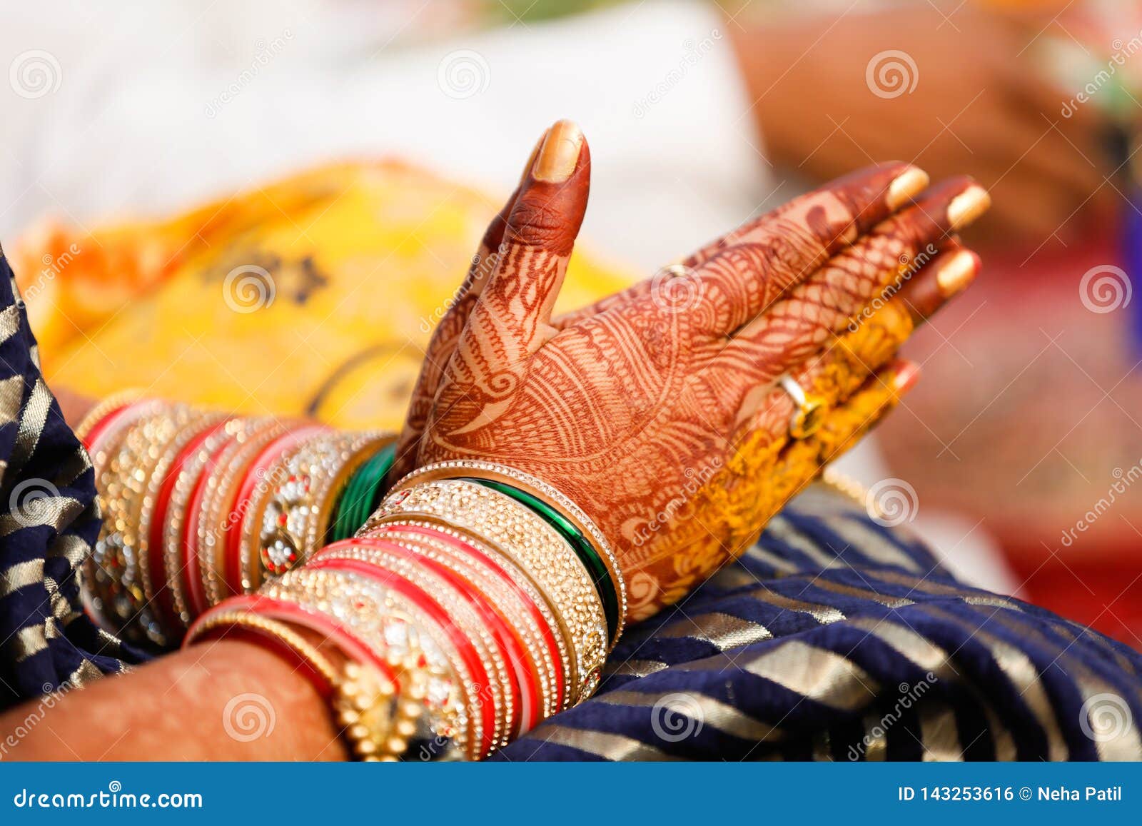 Bangles bride hand stock photo. Image of love, ceremony - 143253616