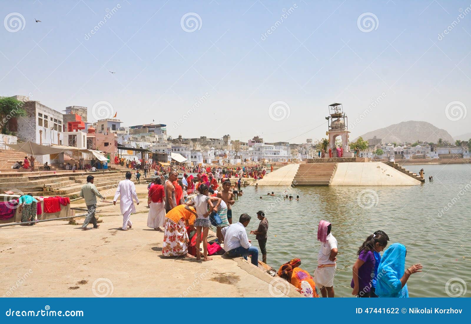 Banho ritual Pushkar India fotografia editorial. Imagem de cerimônia ...