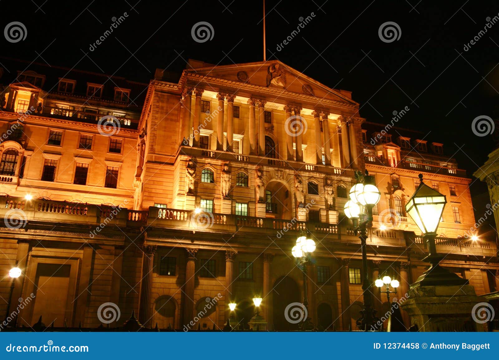 Bank of England at night stock photo. Image of night - 12374458
