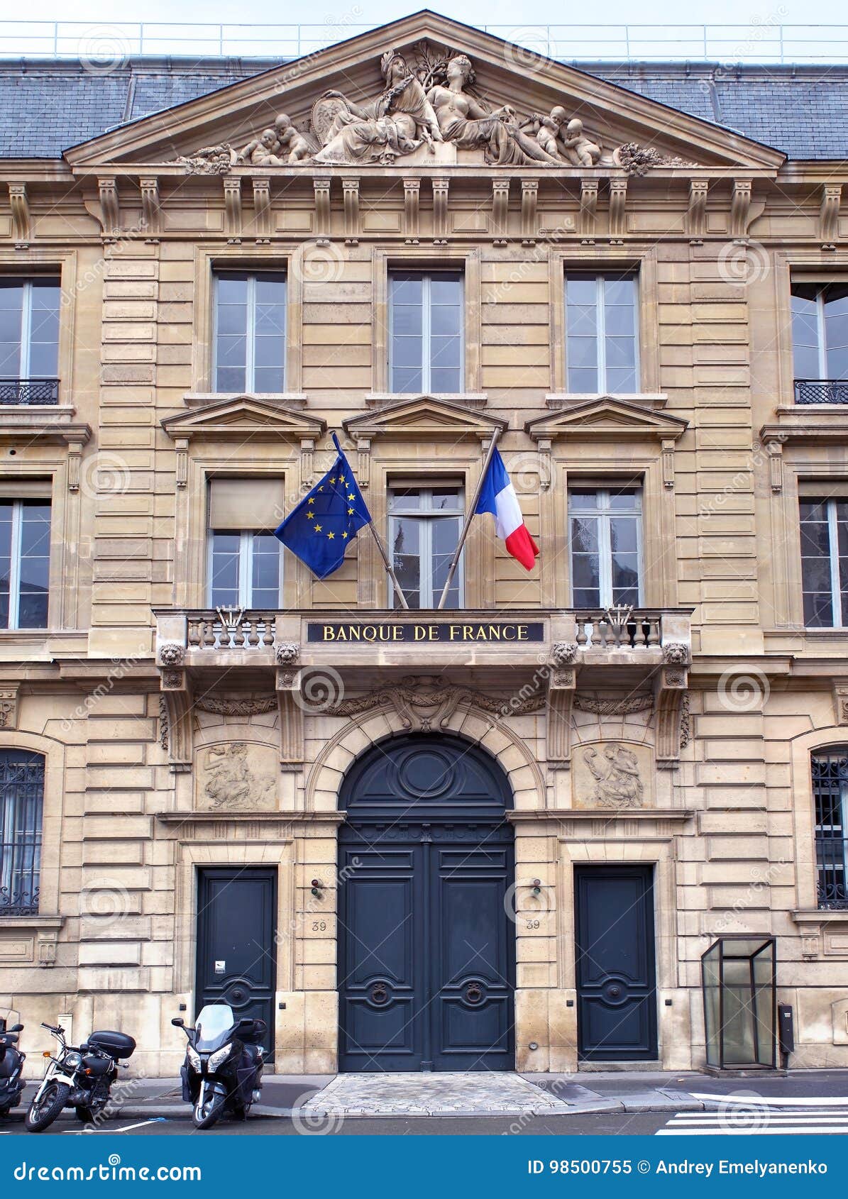 Bank of France. Paris editorial image. Image of sculpture - 98500755