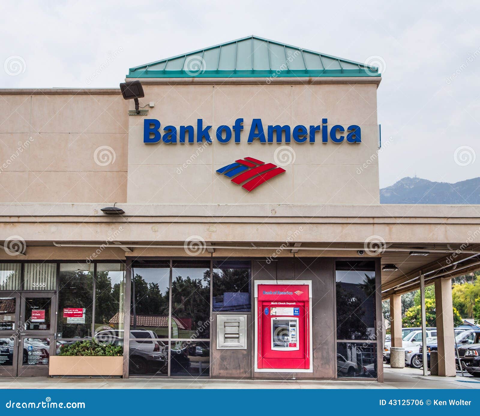 Bank Van De Buitenkant Van Amerika Redactionele Foto - Image of ...