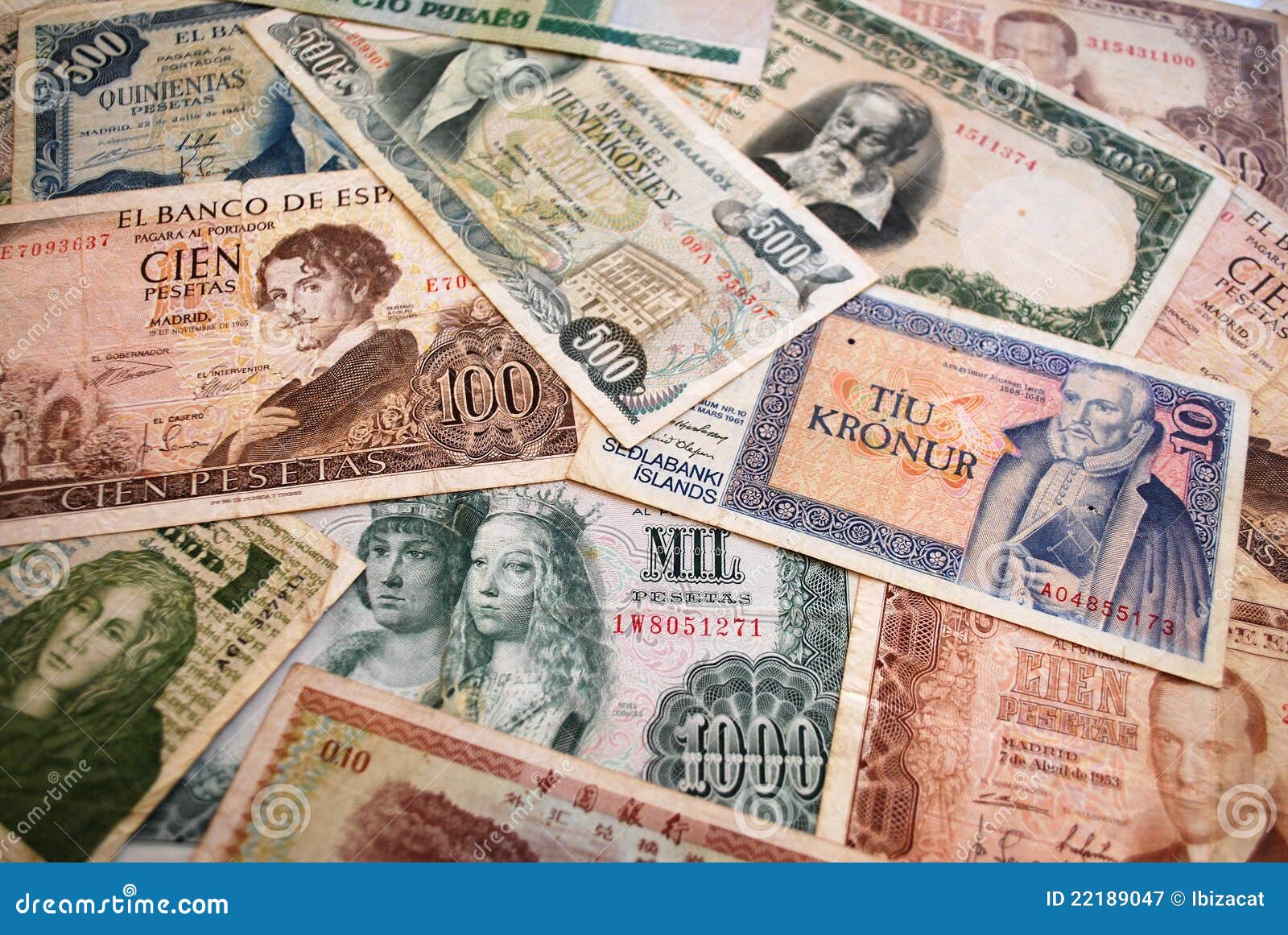 Bankbiljetten stock afbeelding. Image of besparing, verzamelaar - 22189047