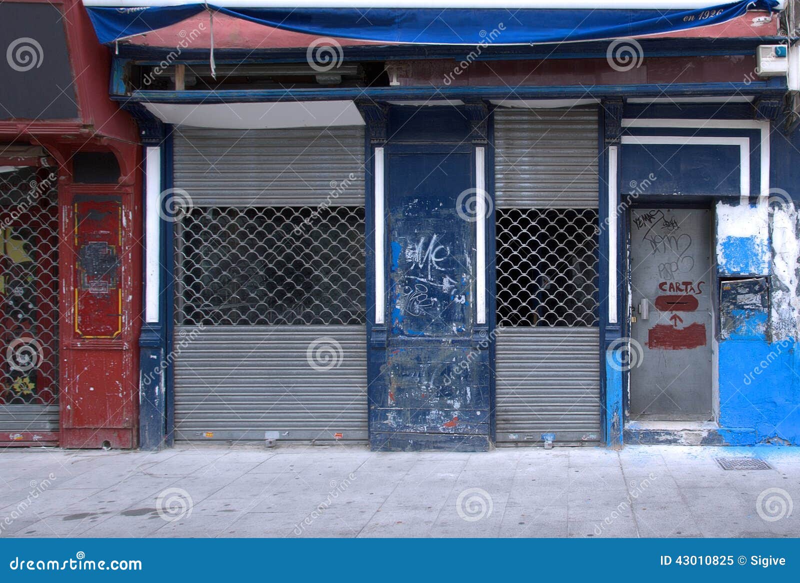 Bankrupt shop stock image. Image of deserted, economy - 43010825