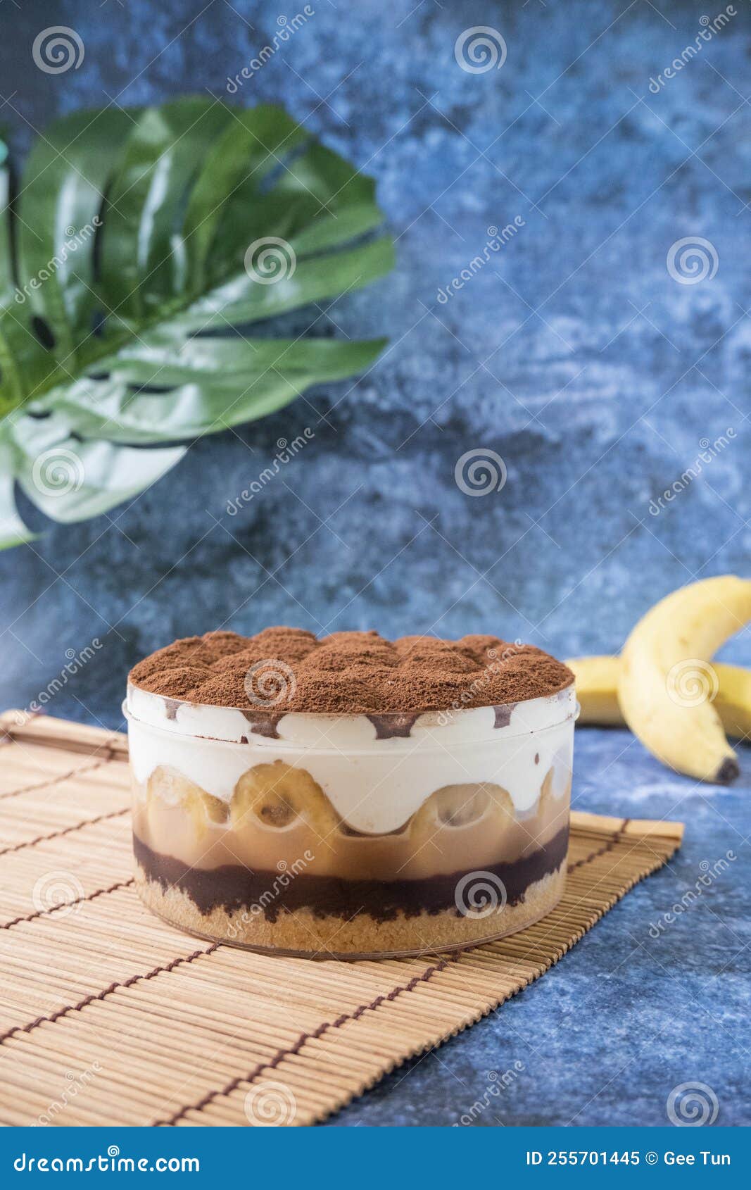Banoffee Pie with Blue Background Stock Image - Image of yellow, fruit ...