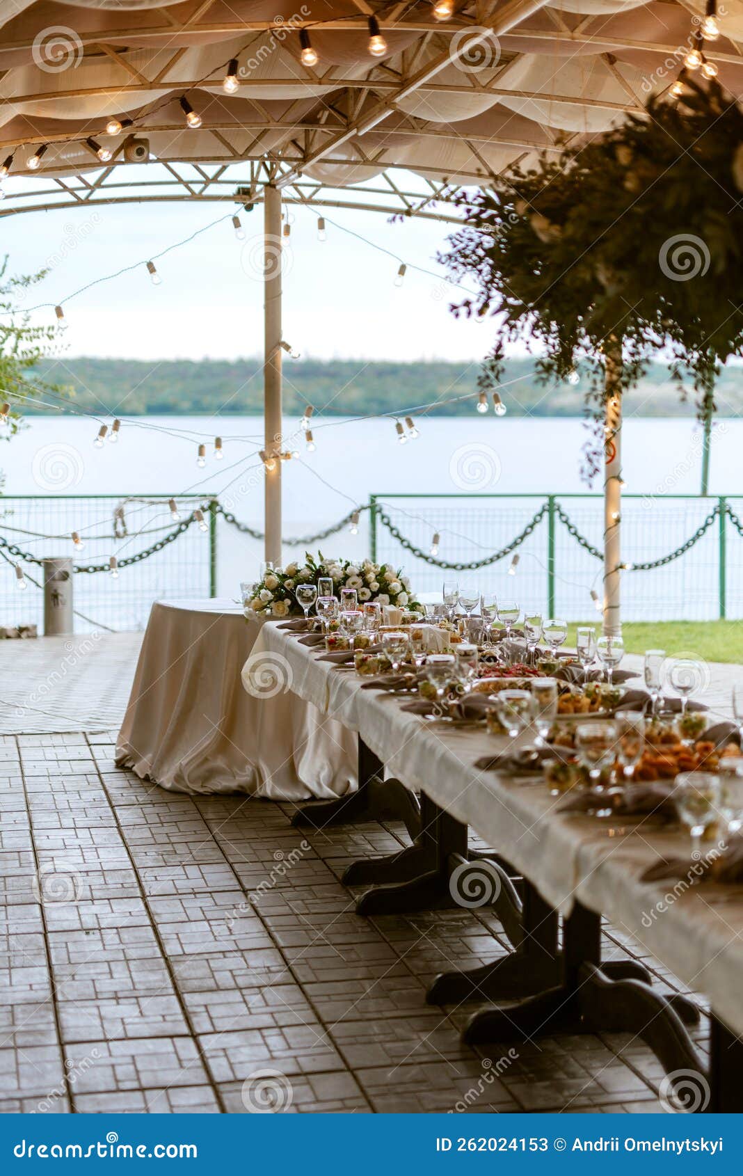 Banquet Hall for Weddings, Banquet Hall with Atmospheric Decor Stock ...