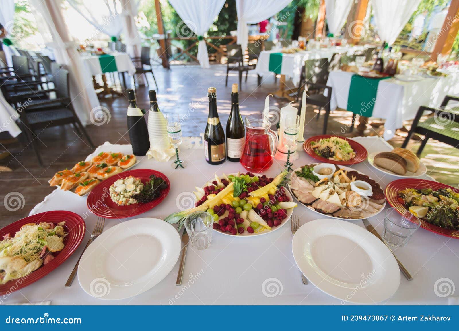 Banquet Wedding Table Setting on Evening Reception Waiting Guests ...