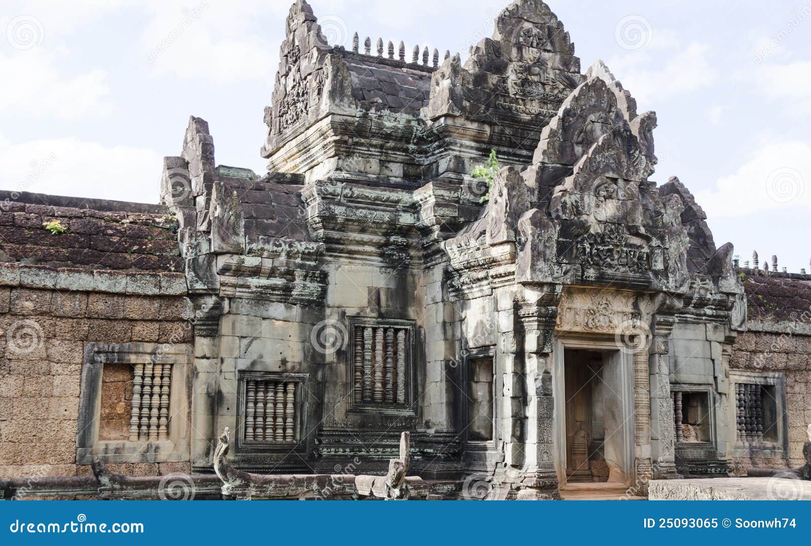 Banteay Samre stock image. Image of temple, buildings - 25093065