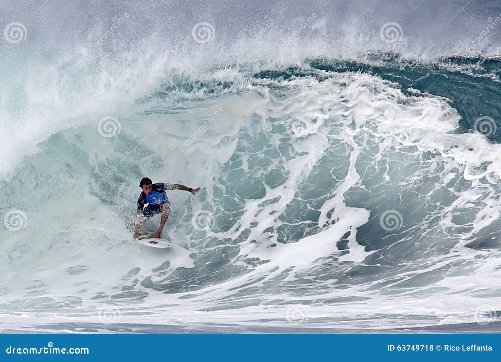 Banzai Pipeline photo stock éditorial. Image du surfeur - 63749718
