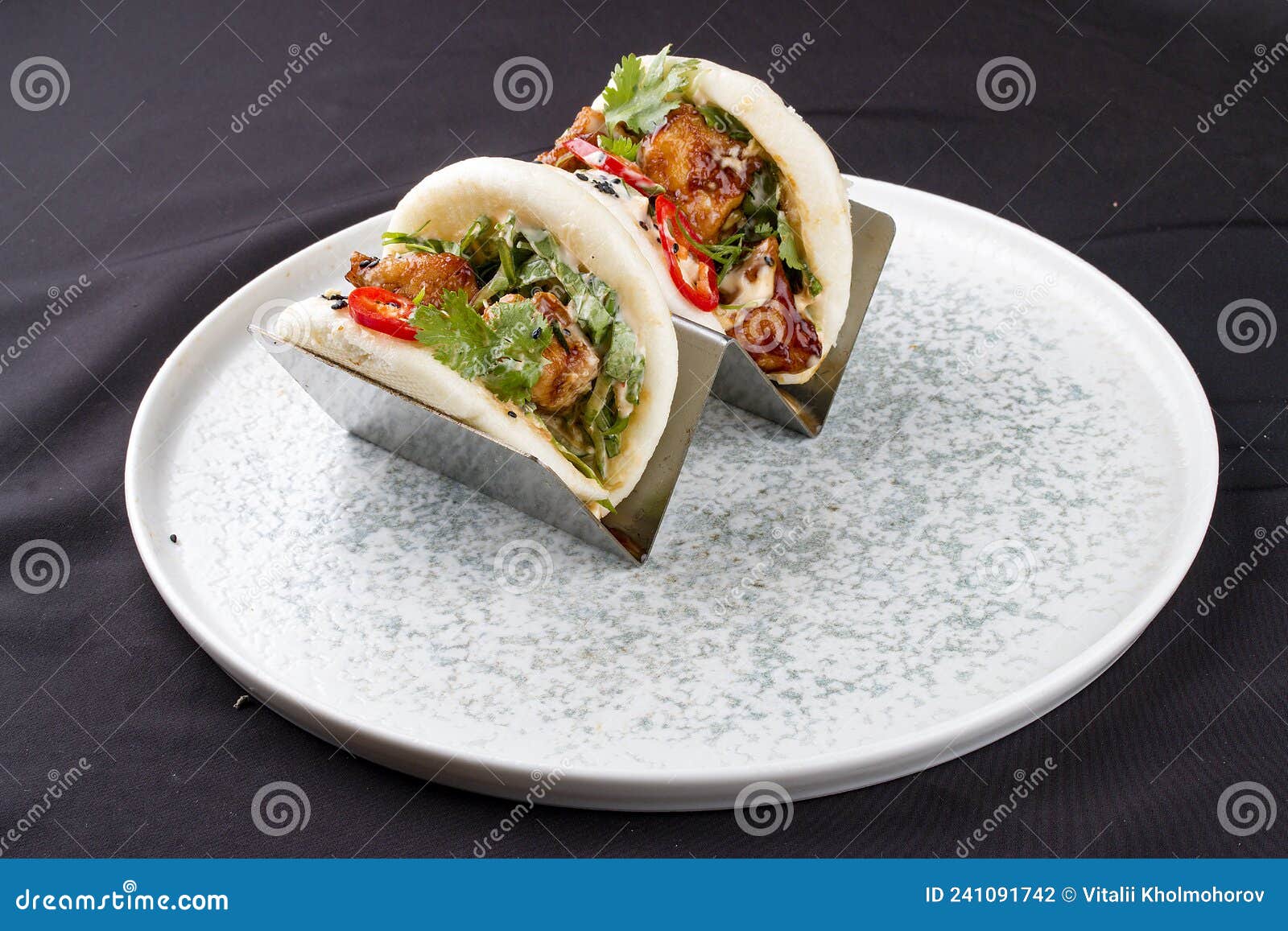 Bao, Steamed Rice Buns, with Chicken Stock Photo - Image of pepper ...