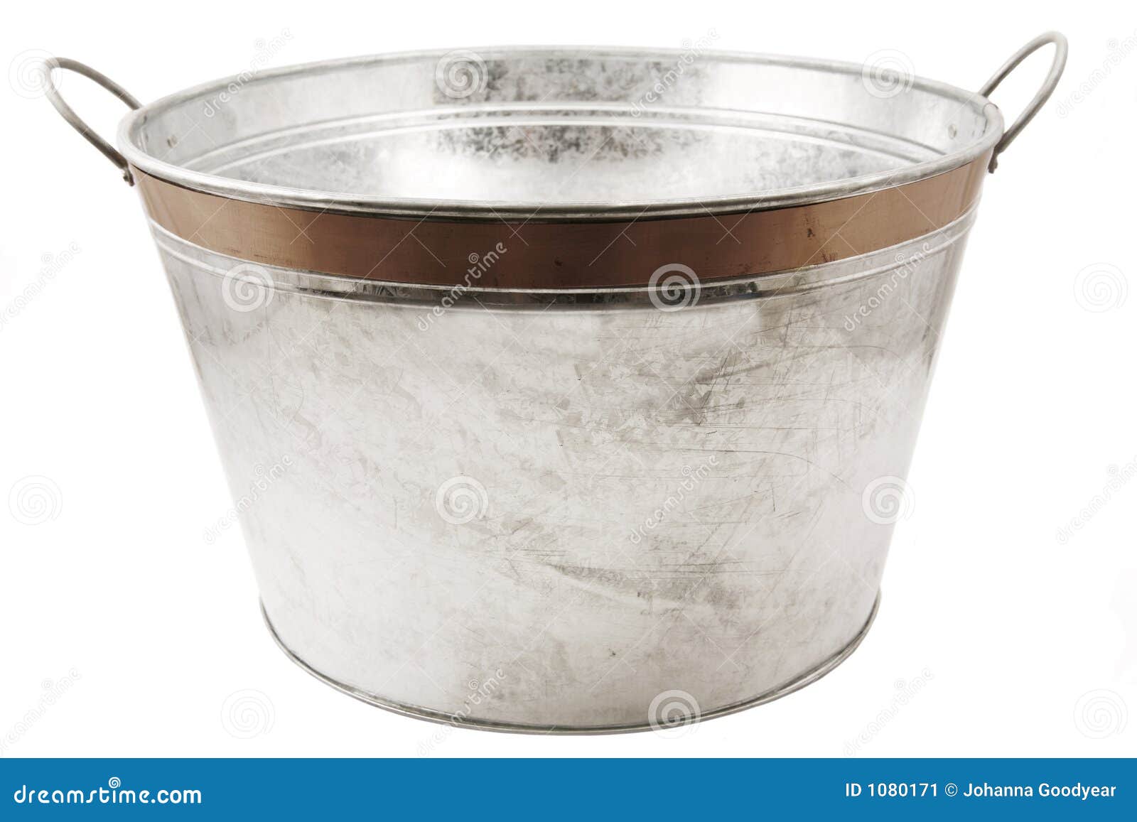 Baquet image stock. Image of étain, lavage, cuivre, objet - 1080171