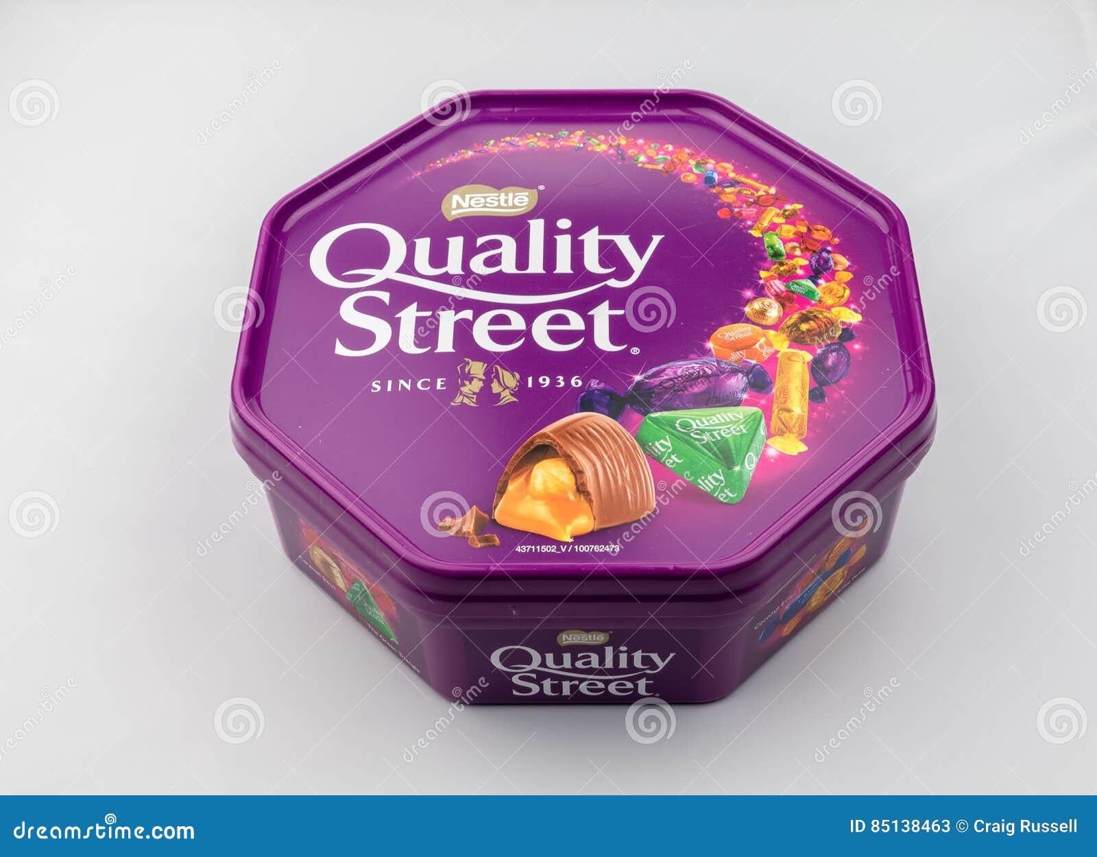 Baquet De Rue De Qualité Avec Le Couvercle Photo stock éditorial ...