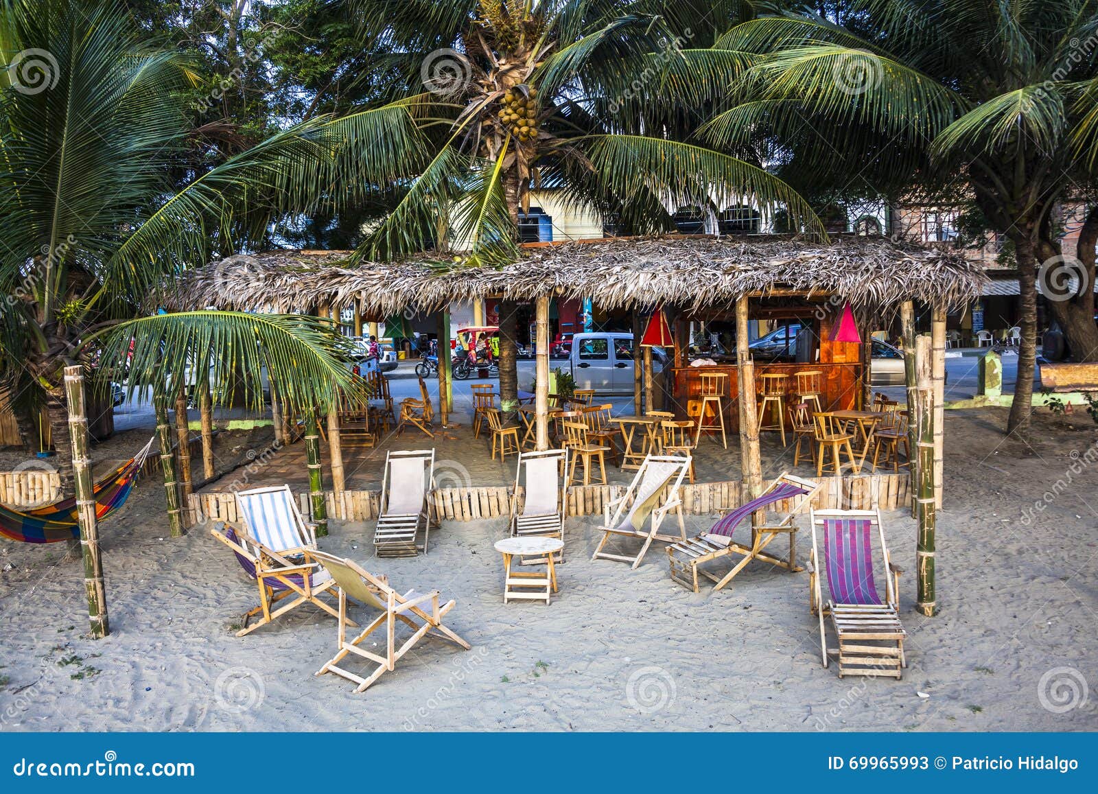 Bar auf dem Strand redaktionelles stockfoto. Bild von ozean - 69965993