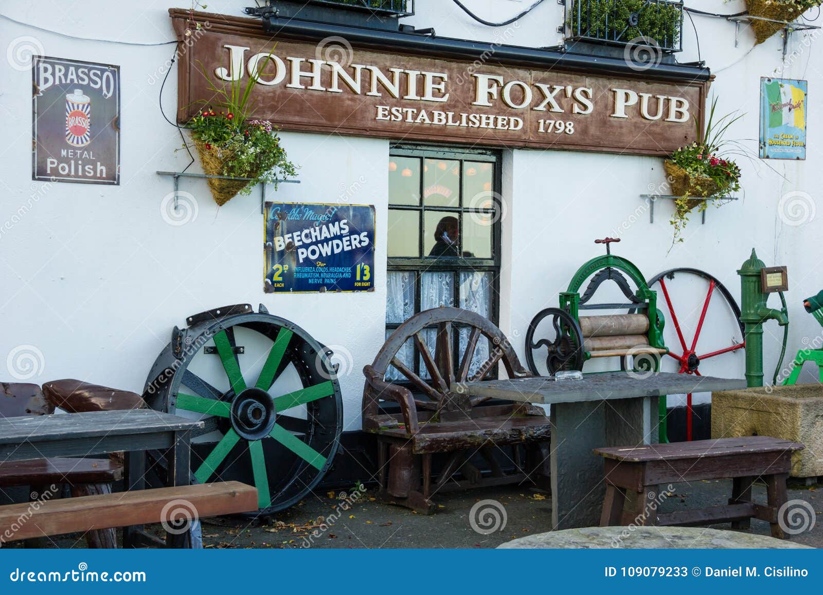 Bar Do ` S De Johnnie Fox Dublin Ireland Foto de Stock Editorial ...