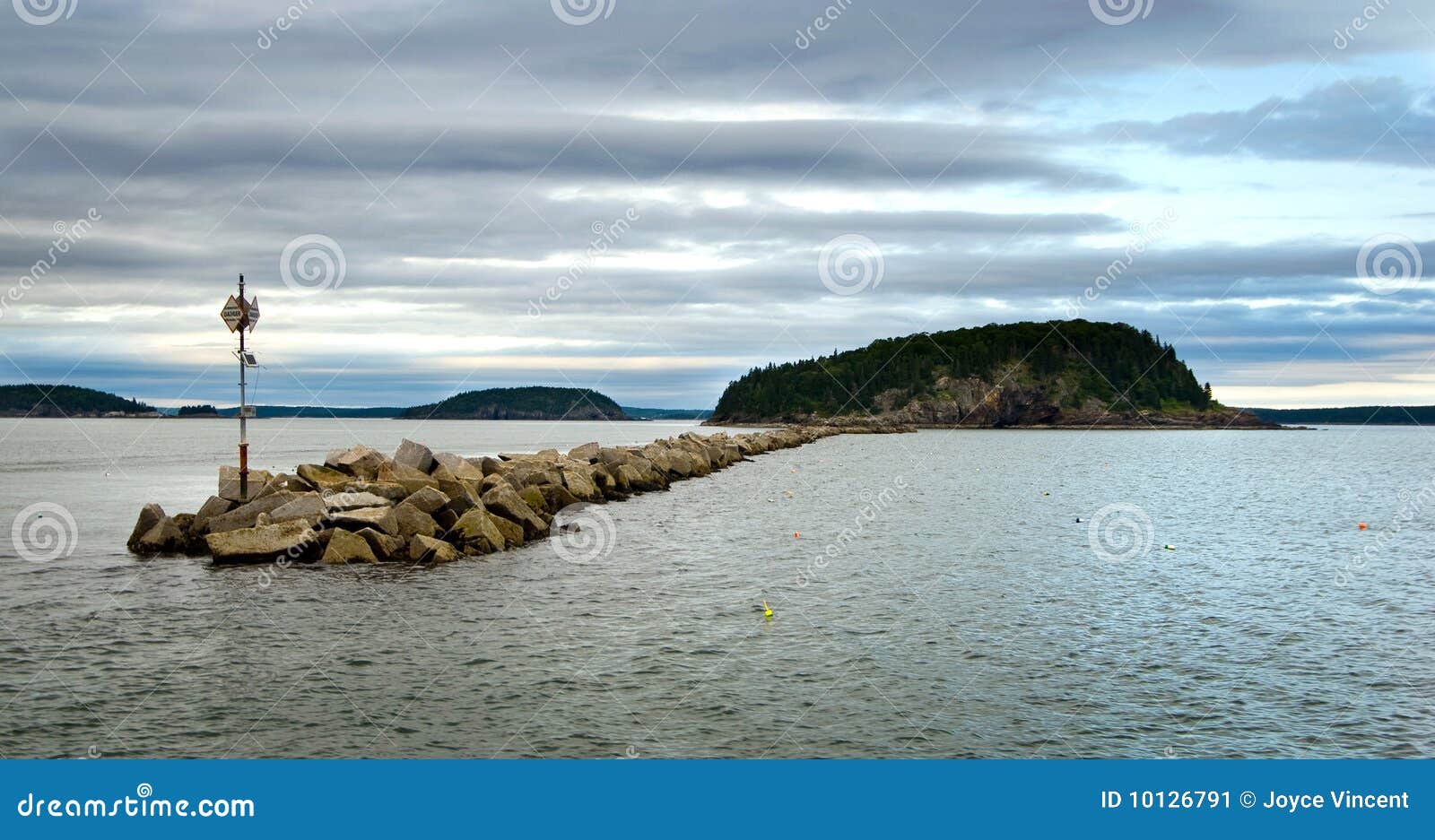 Bar Harbor breakwater wall stock image. Image of water - 10126791