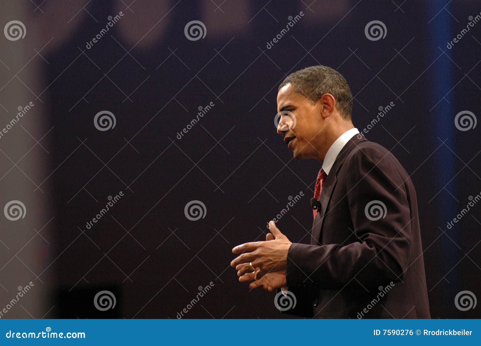 Barack Obama editorial photo. Image of gesture, barack - 7590276