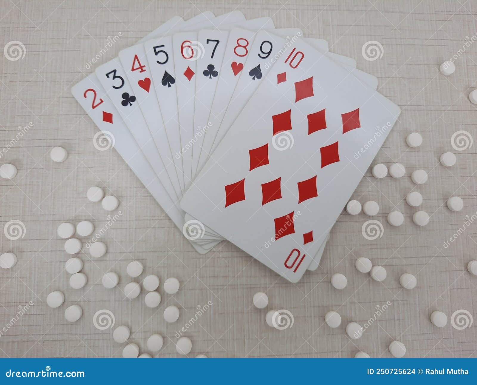 Baraja De Cartas De Juego Con Tablets Foto de archivo - Imagen de ...