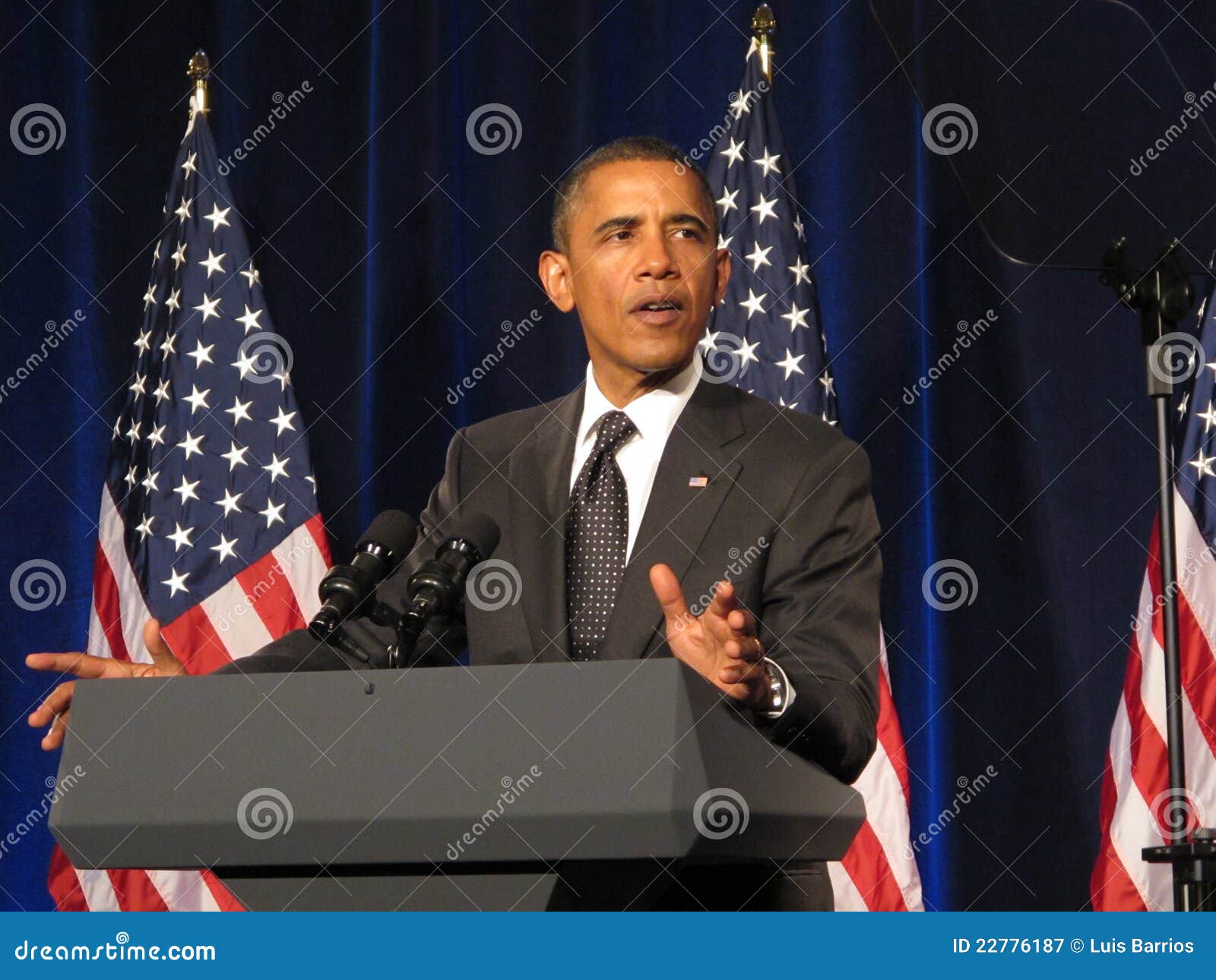 Barak Obama2 editorial photography. Image of degree, hold - 22776187