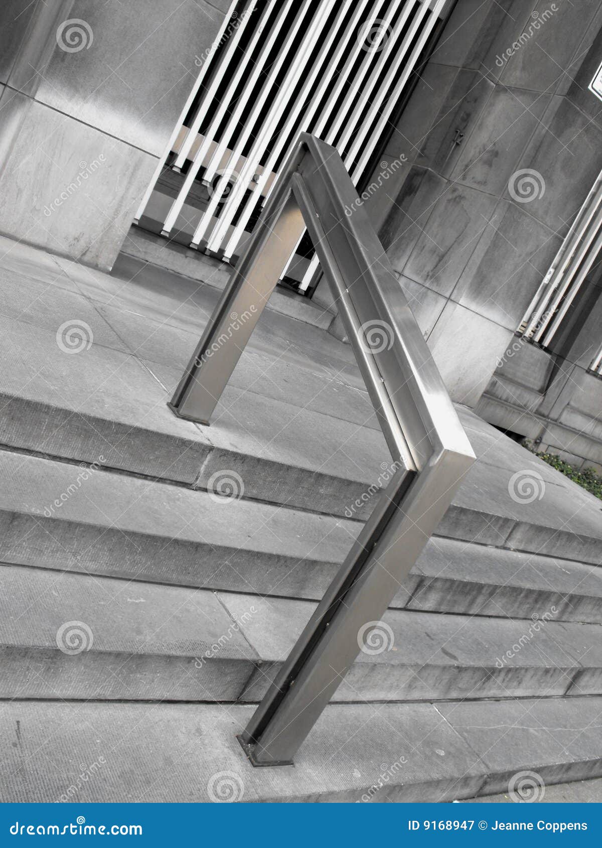 Barandilla moderna. imagen de archivo. Imagen de extracto - 9168947