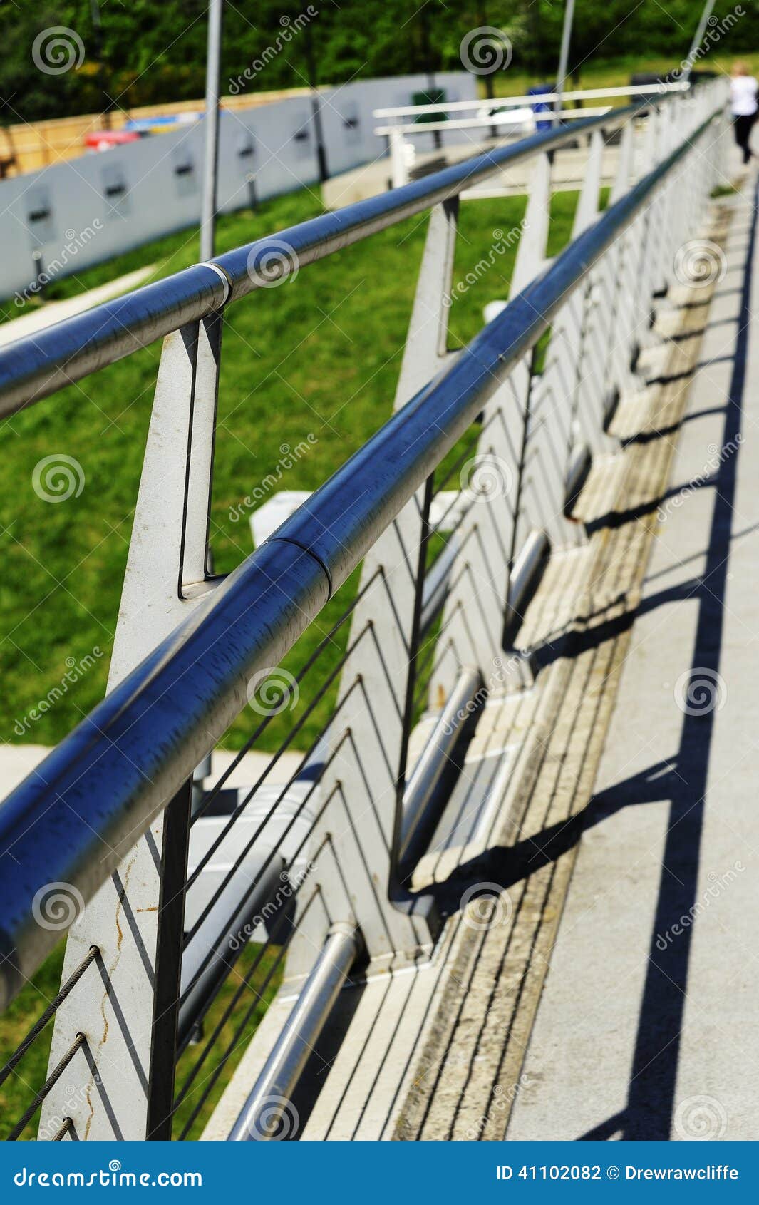 Barandillas modernas foto de archivo. Imagen de pasamanos - 41102082