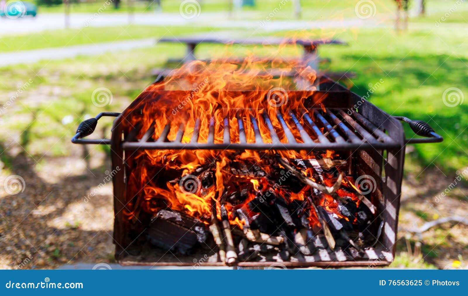 Barbecue Wood Fire Texture Bonfire Embers Stock Image - Image of ...