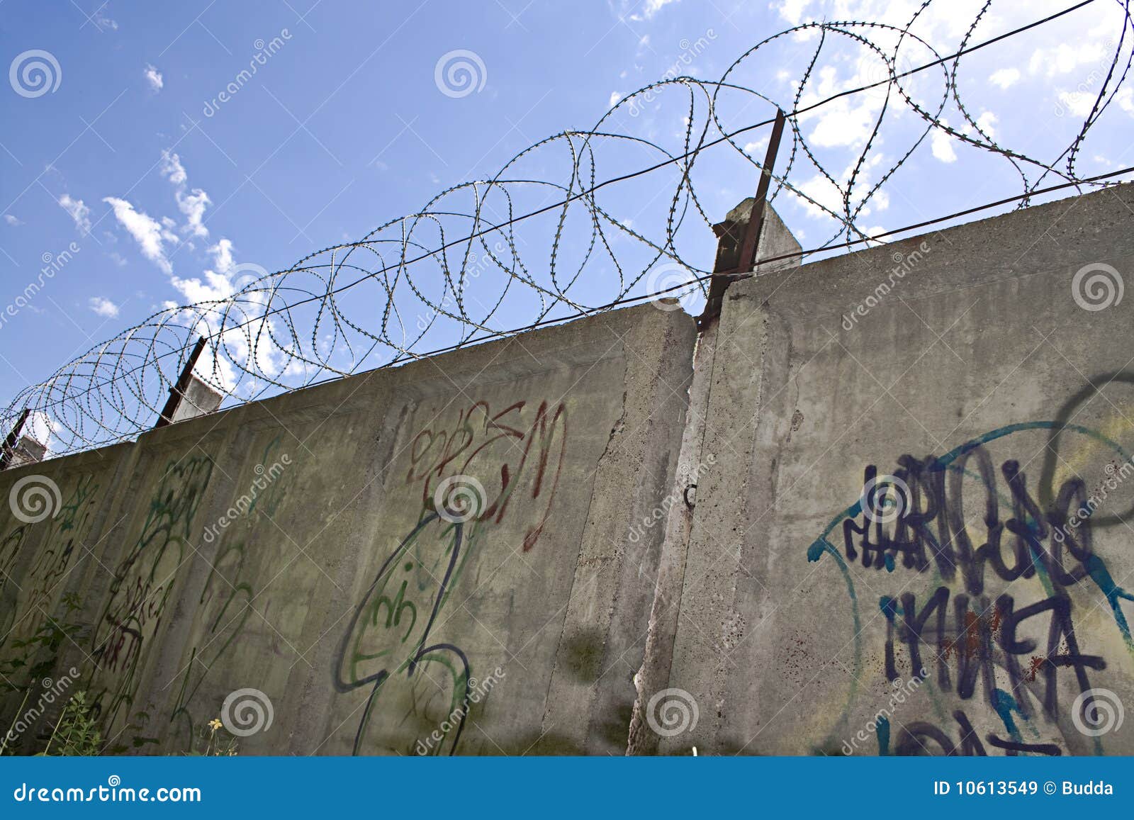Barbed wire wall stock image. Image of barbwire, guard - 10613549