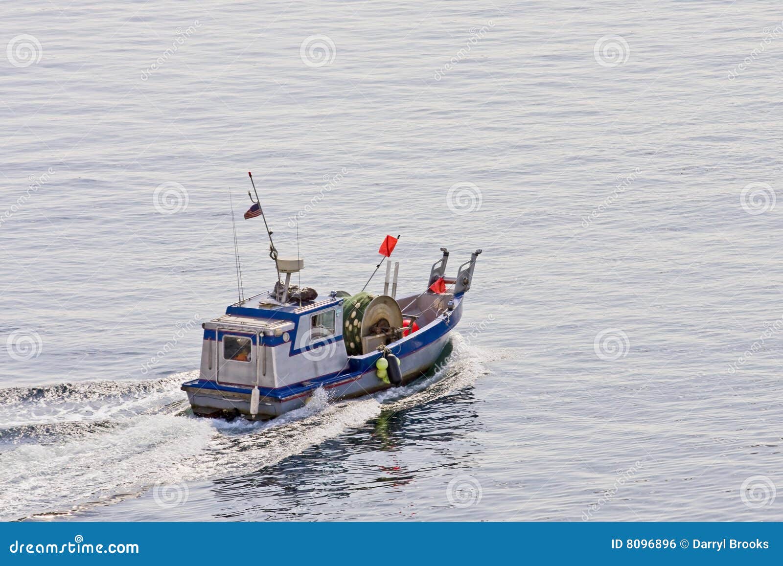 Barca Di Pesca Professionale Con Le Reti Fotografia Stock - Immagine di ...