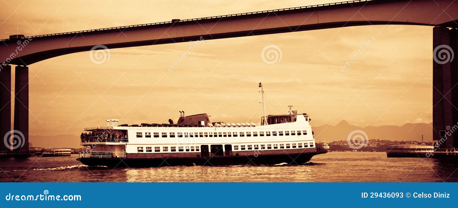 Barca Rio-Niteroi Ferry Boat on Baia De Guanabara Stock Image - Image ...