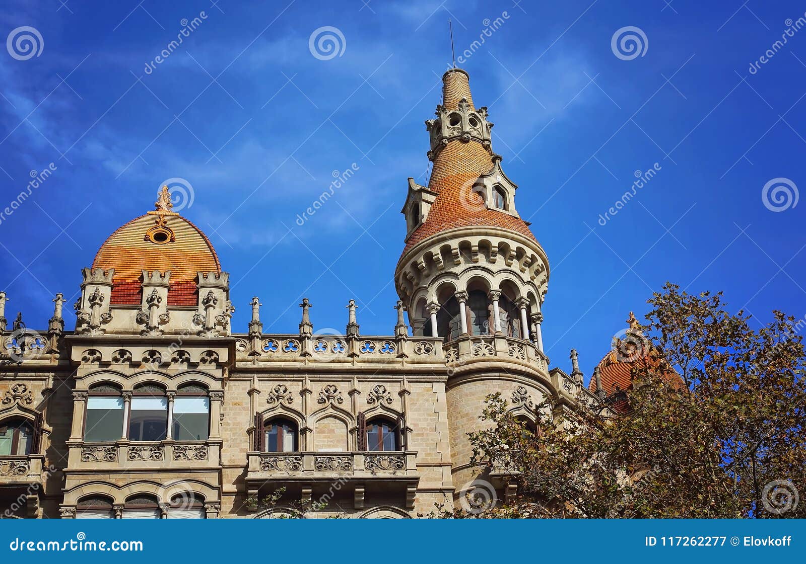 Barcelona Buildings Facing Catalunya Square Stock Image - Image of ...