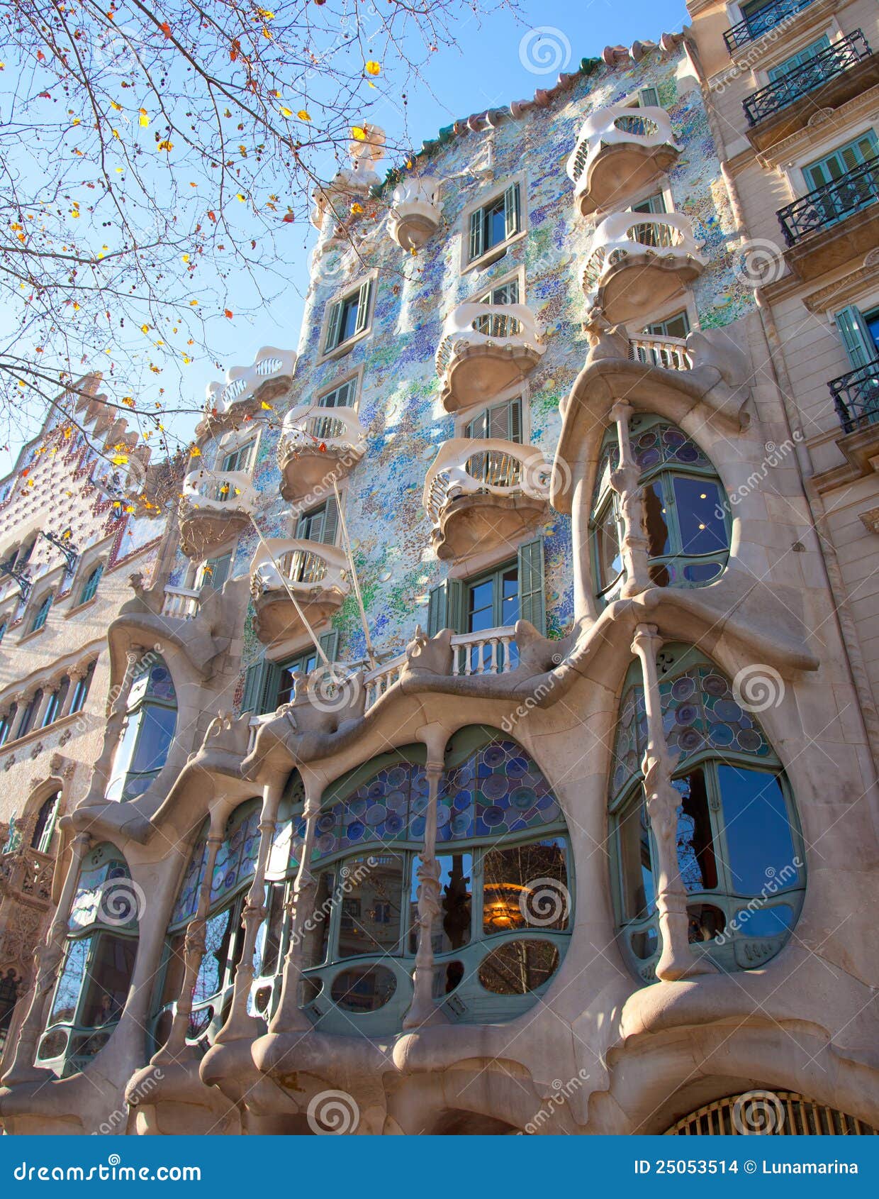 Barcelona Casa Batllo Facade Of Gaudi Editorial Photo | CartoonDealer ...