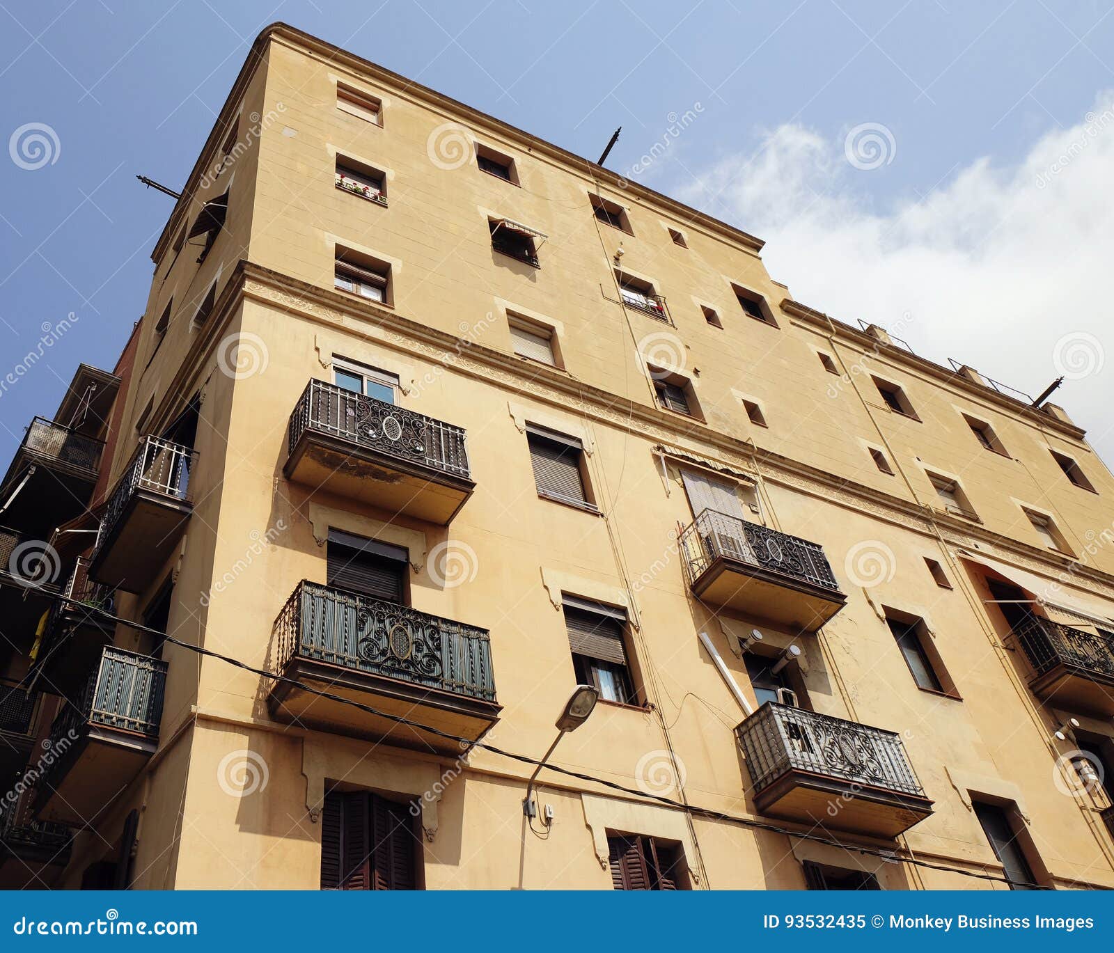 BARCELONA - JULY 29, 2016: Old Corner Building in Gothic Quarter, Low ...