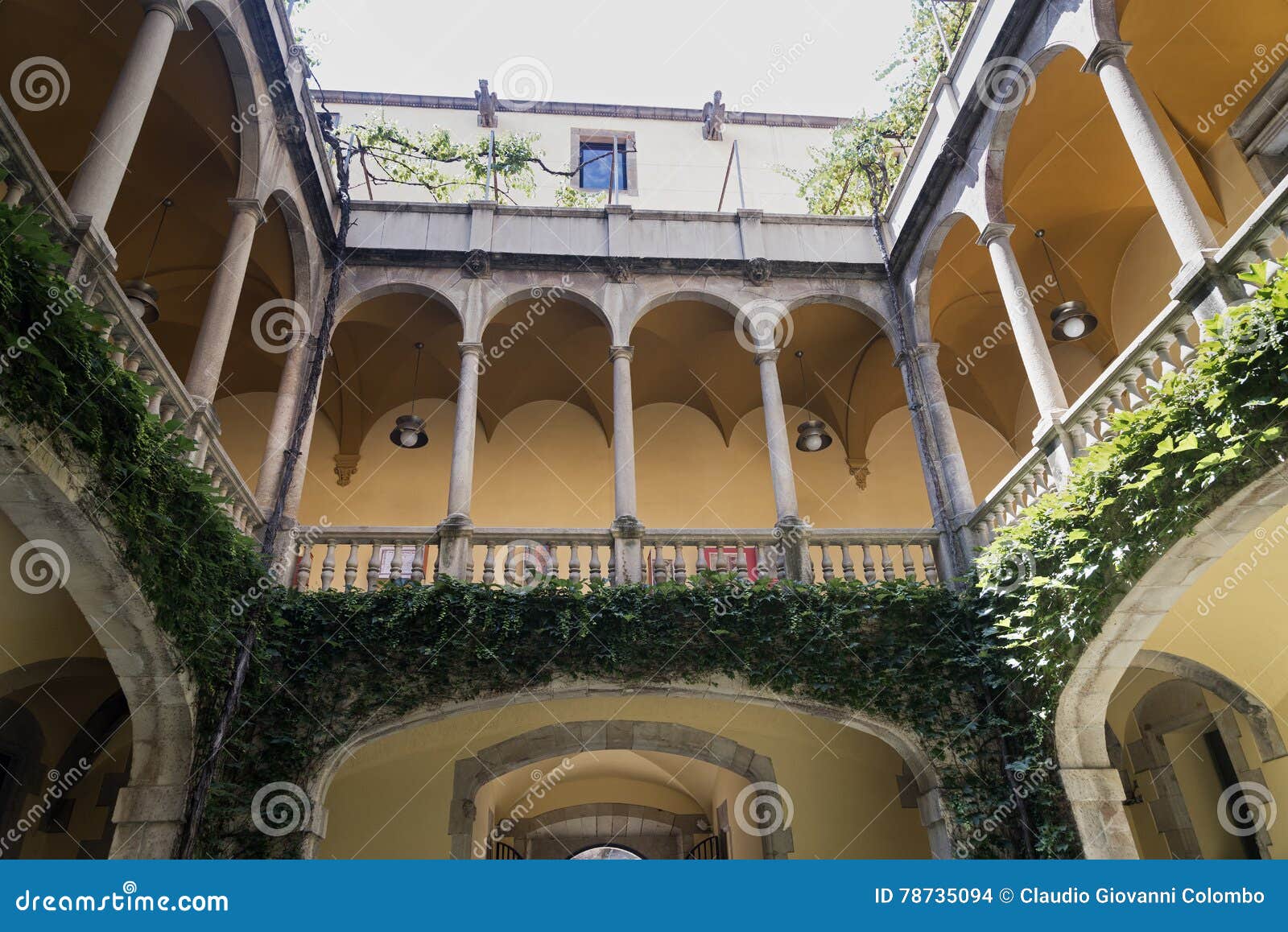 Barcelona (Spain): Historic Courtyard Stock Photo - Image of spain ...