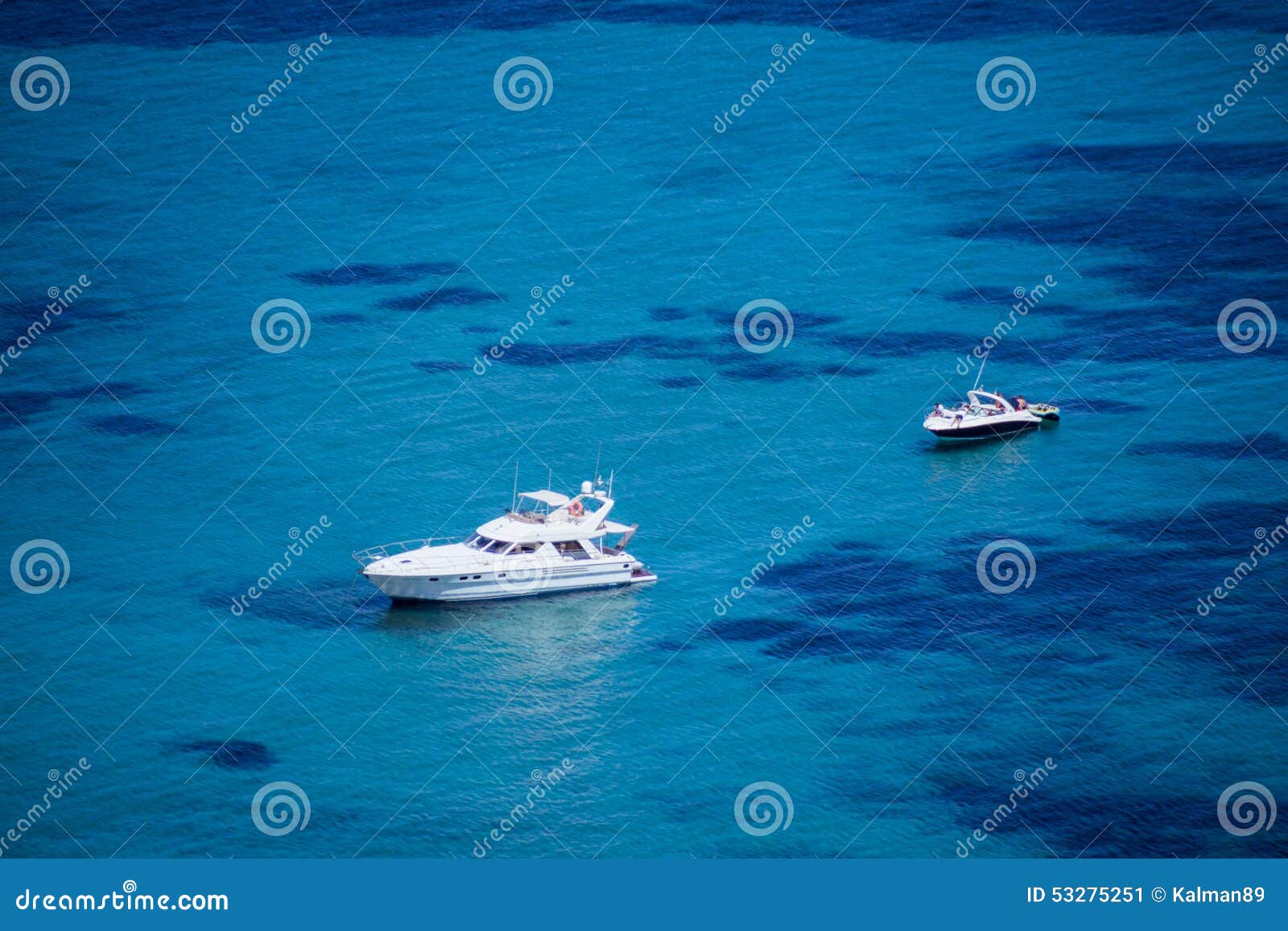 Barche sul mare immagine stock. Immagine di yacht, vista - 53275251
