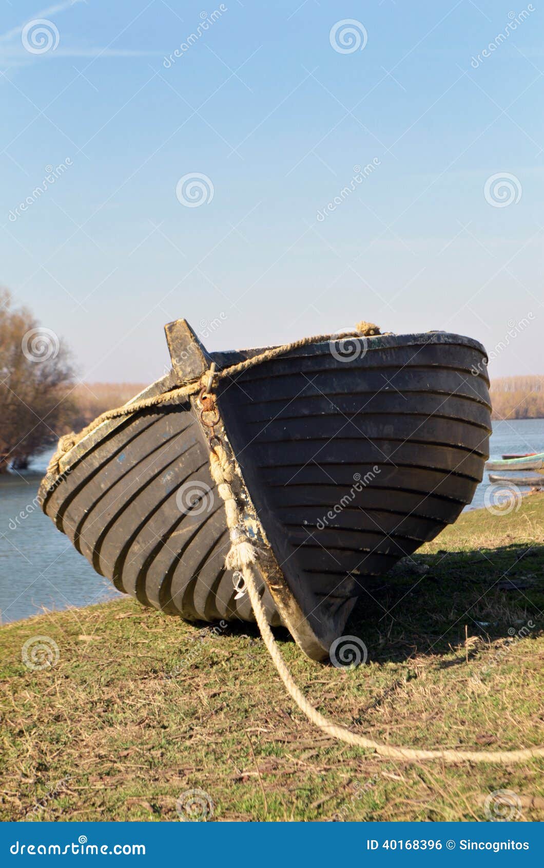 Barco de Fisher na costa foto de stock. Imagem de detalhe - 40168396