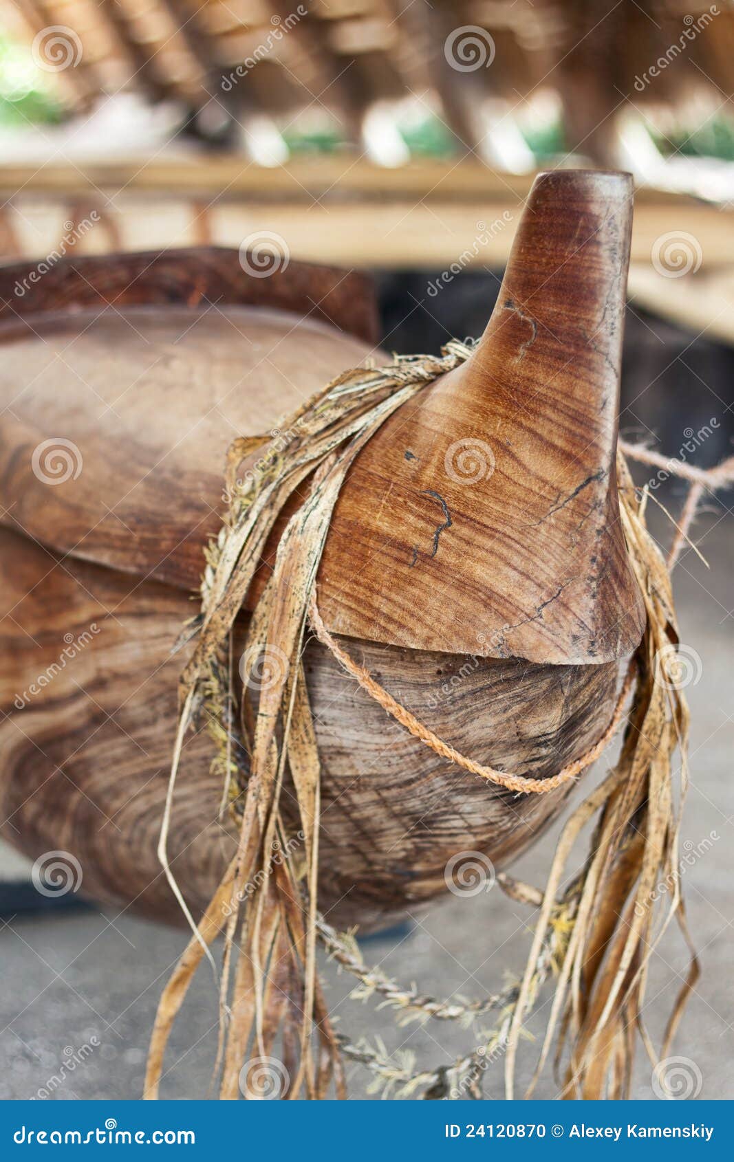 Barco de madera primitivo foto de archivo. Imagen de barco - 24120870
