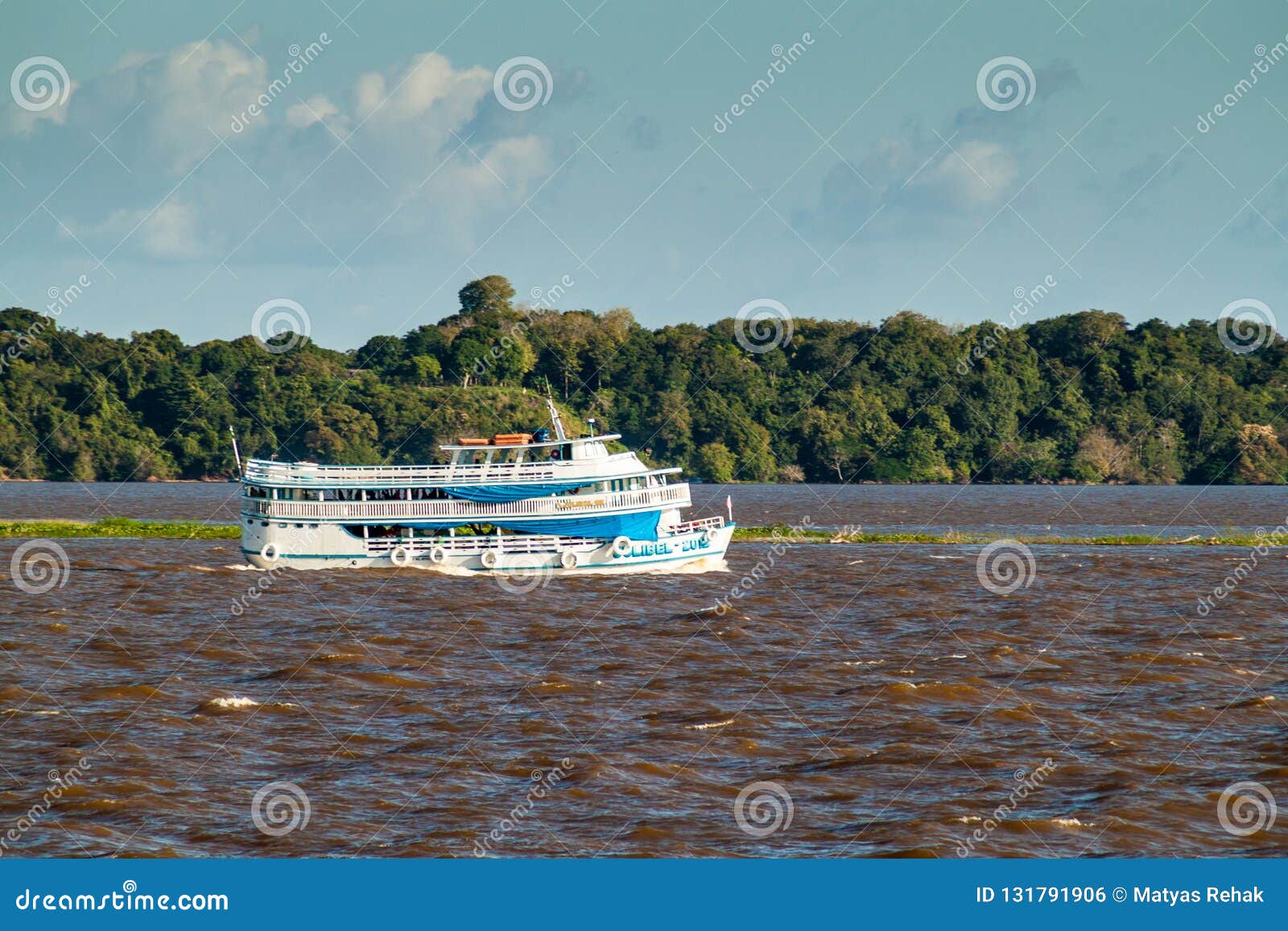 Barco De Rio Do Passageiro Que Exerce O Rio Amazonas Foto Editorial ...