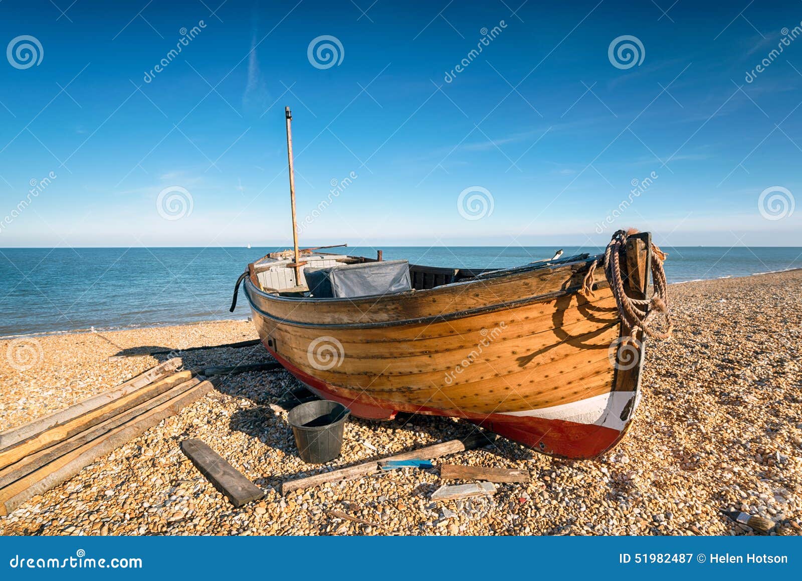 Barco en la playa imagen de archivo. Imagen de tarde - 51982487