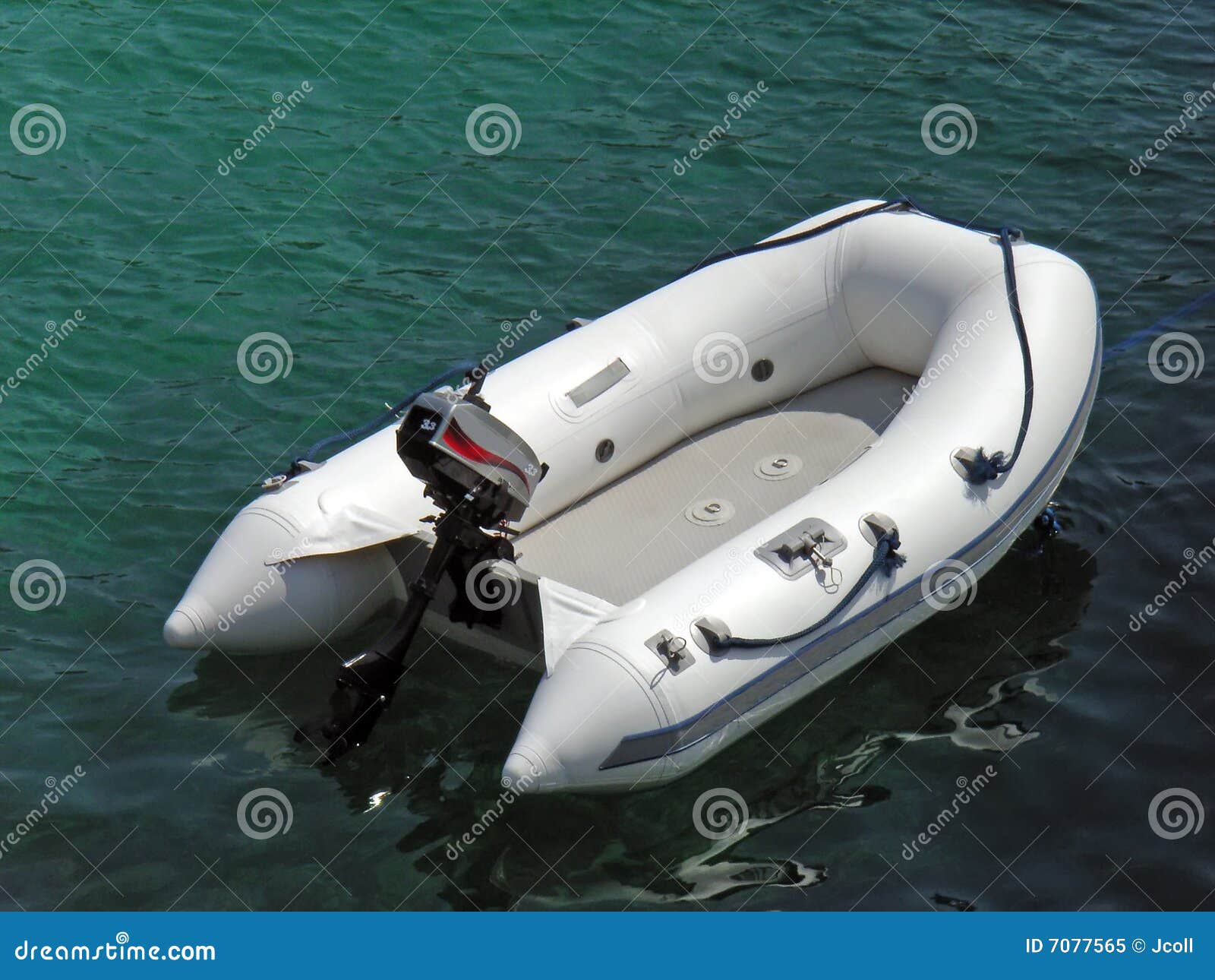 Barco inflable imagen de archivo. Imagen de deporte, inflable - 7077565