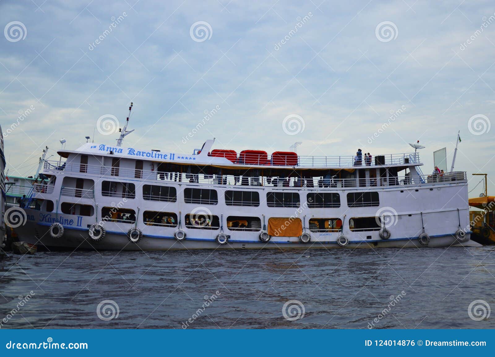 Barco No Rio Amazonas, Manaus Foto Editorial - Imagem de cidades, seja ...