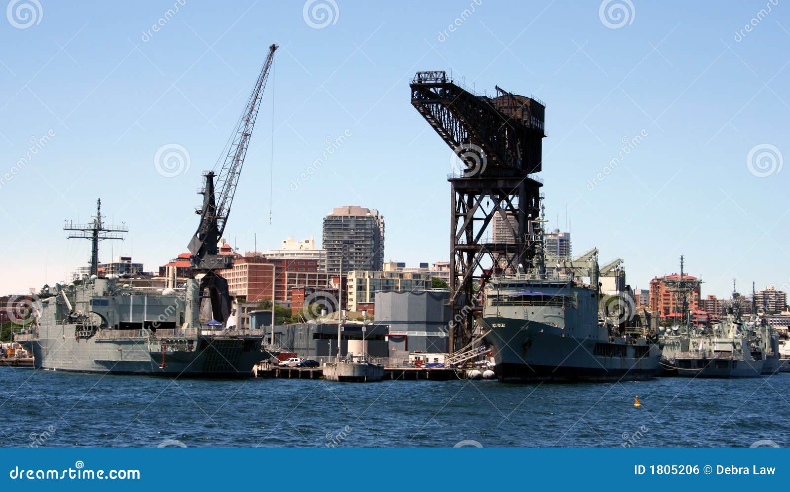 Barcos De La Armada Atracados Foto de archivo - Imagen de agua ...